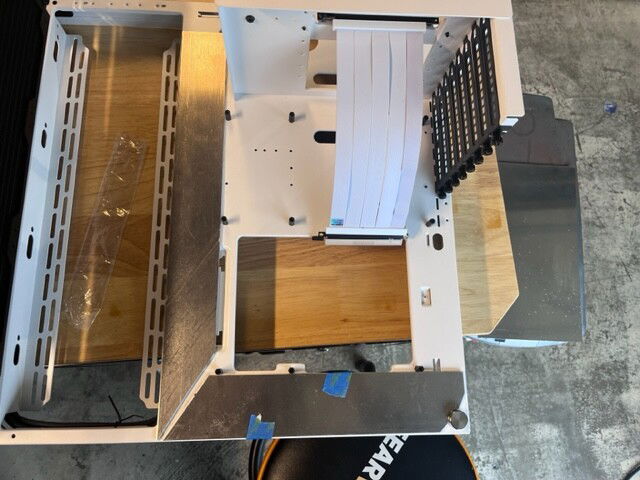 ChillyRig V.4 - Inverted Wall-Mounted Workstation » builds.gg