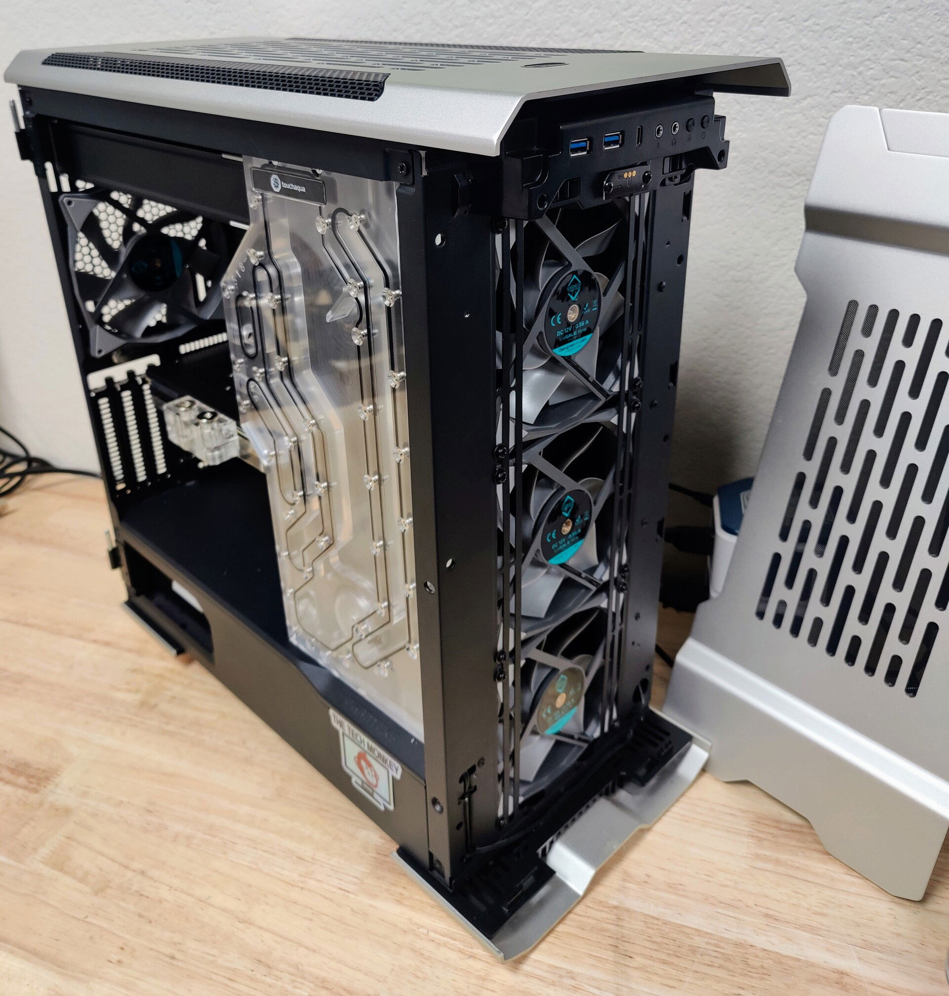 Office PC with Standalone Aquacomputer Leakshield » builds.gg