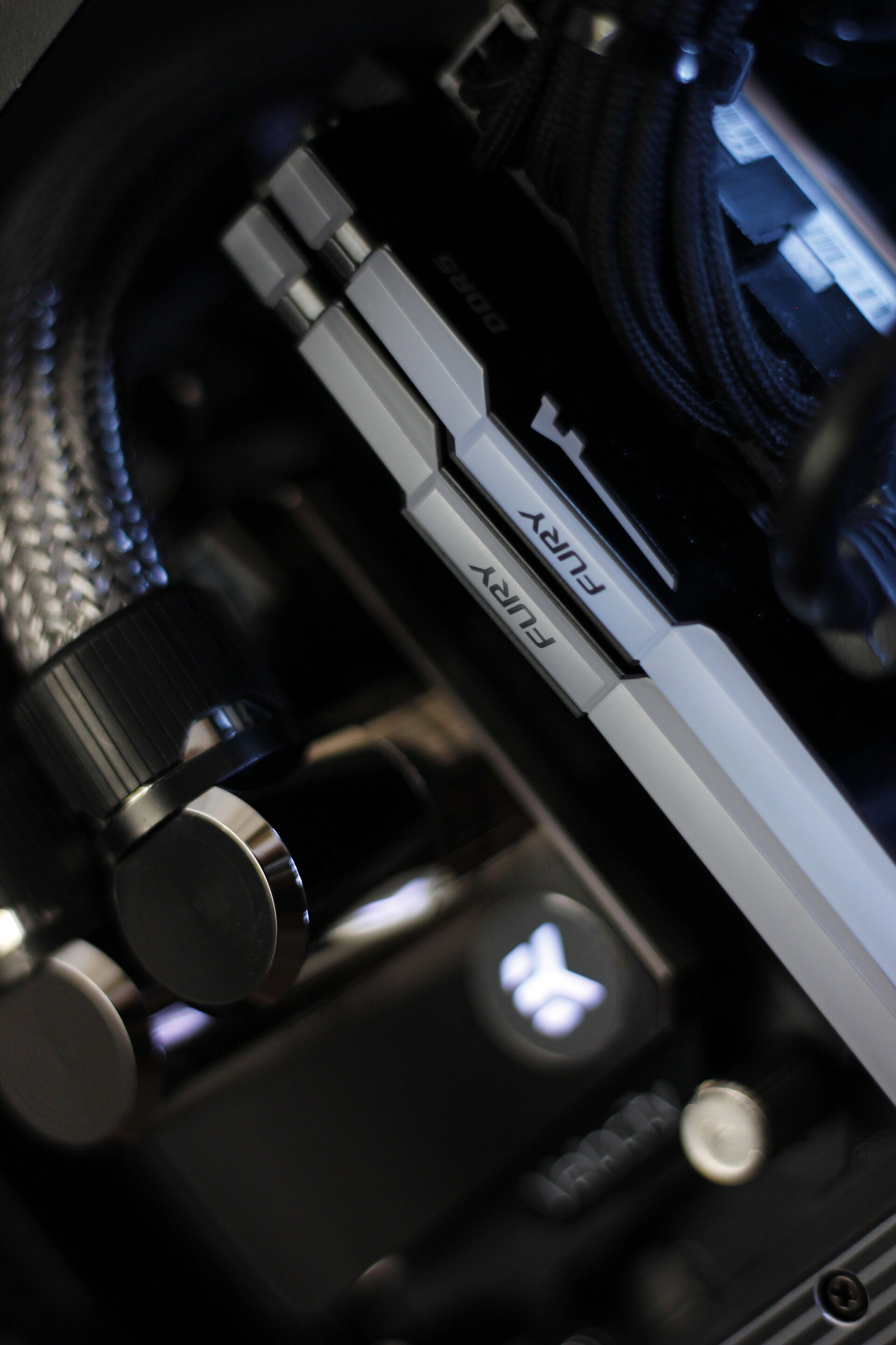 Meshlicious Custom Loop - Industrial » builds.gg