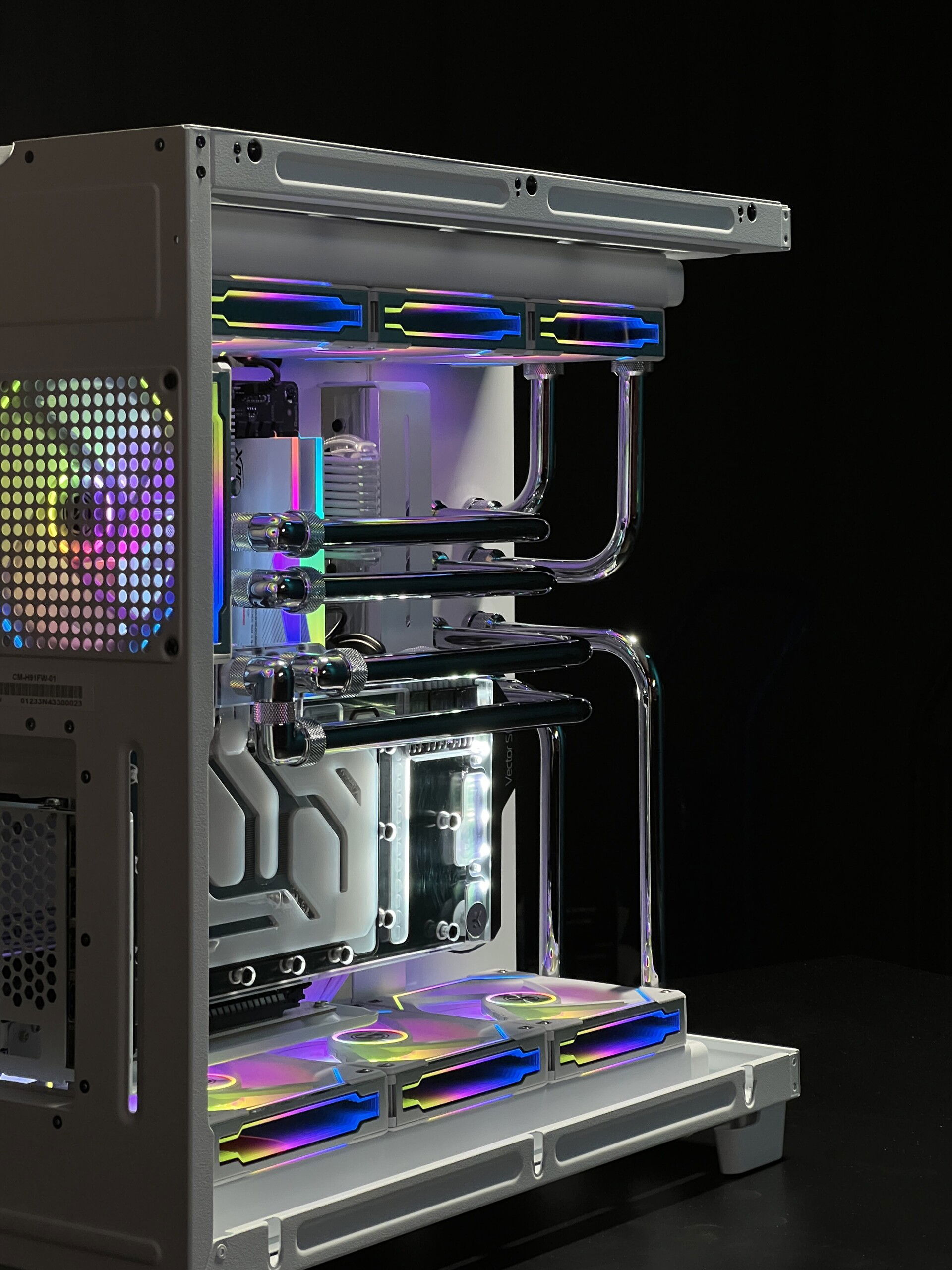 White clean-look with copper tubes » builds.gg