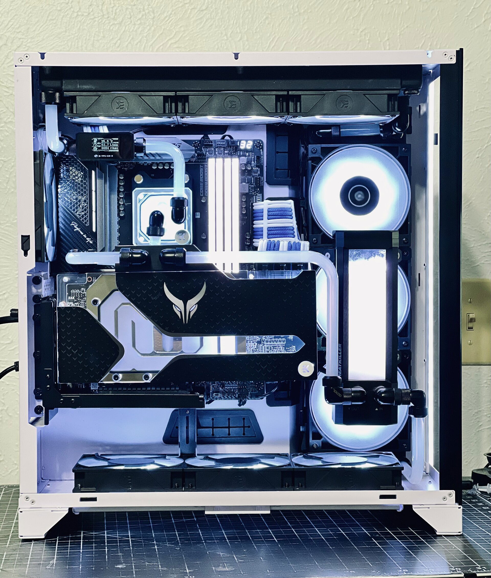 Custom loop with the Liquid Devil 7900 XTX » builds.gg