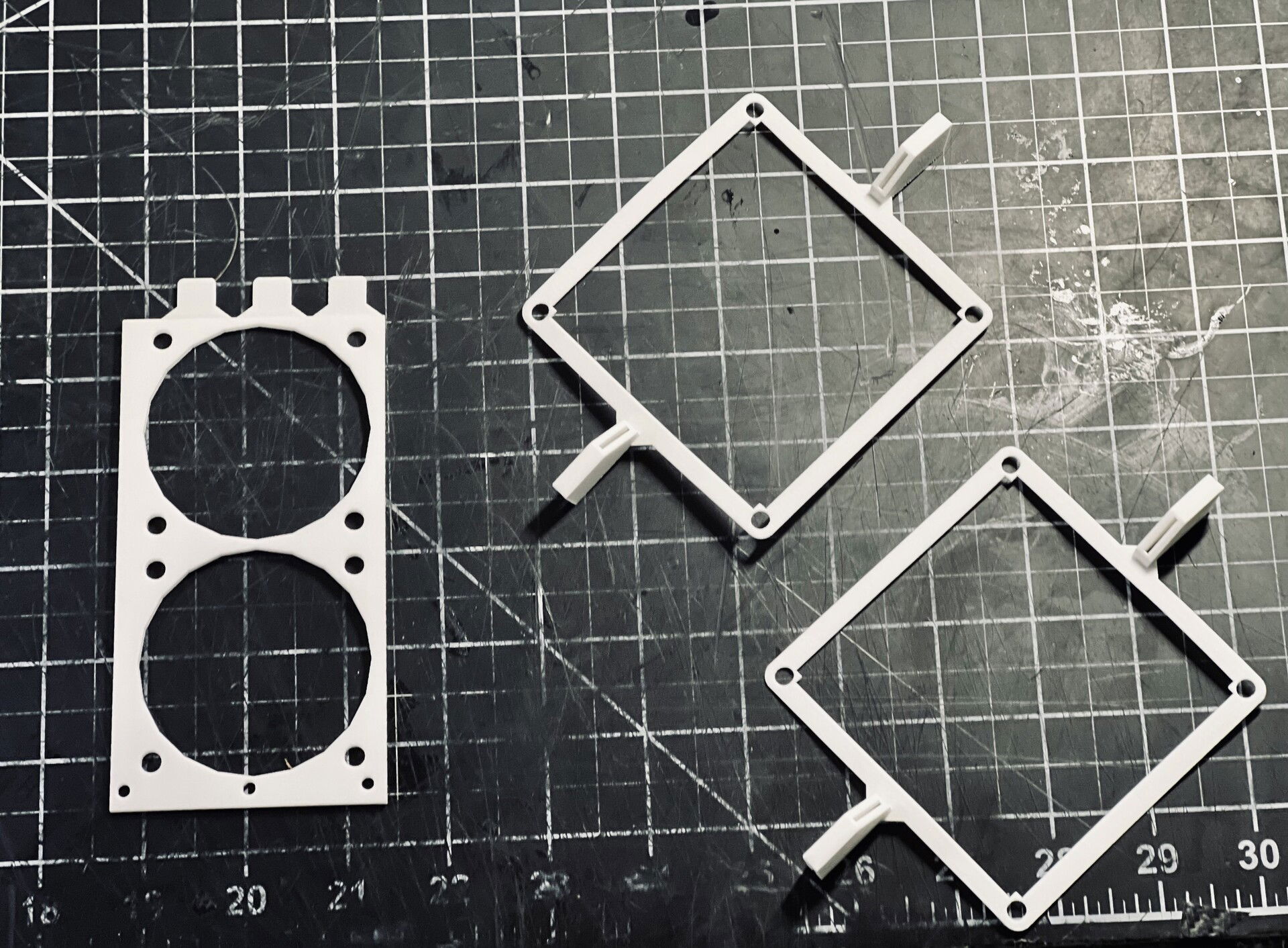 Meshlicious with 7700X/4070 Ti and some added case fans » builds.gg