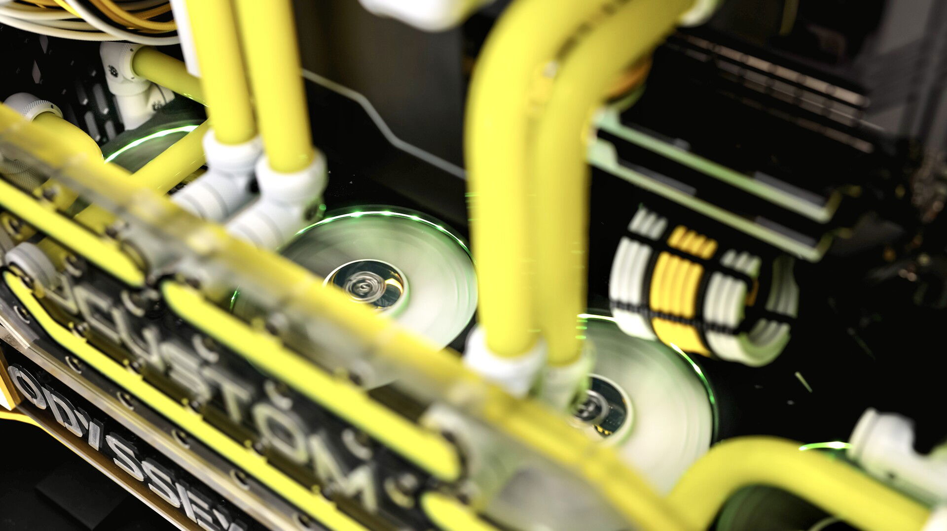 The ignored Lian li Case » builds.gg