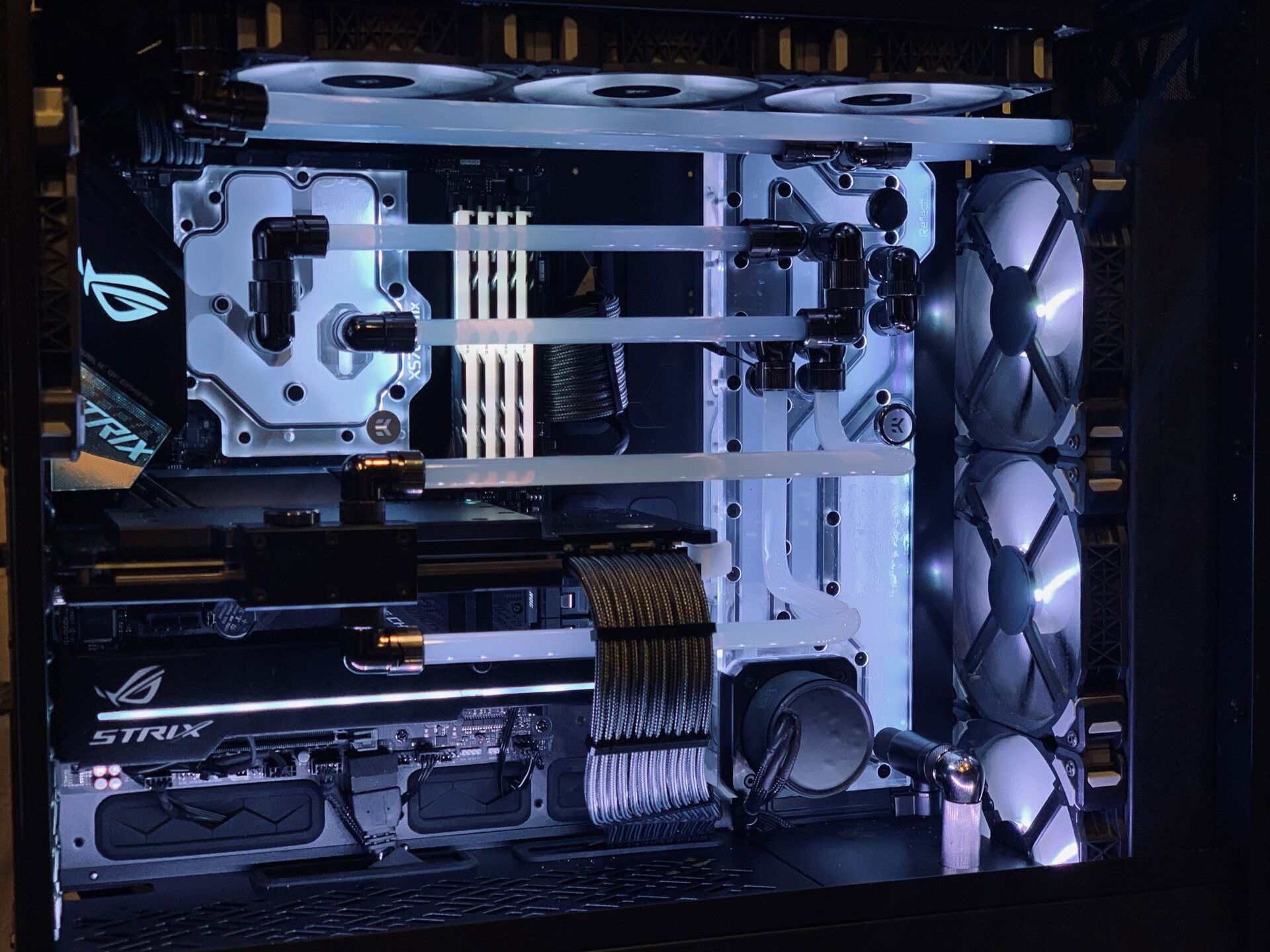 Custom loop in a Fractal Design Meshify XL, 5900X/RTX 3090 » builds.gg