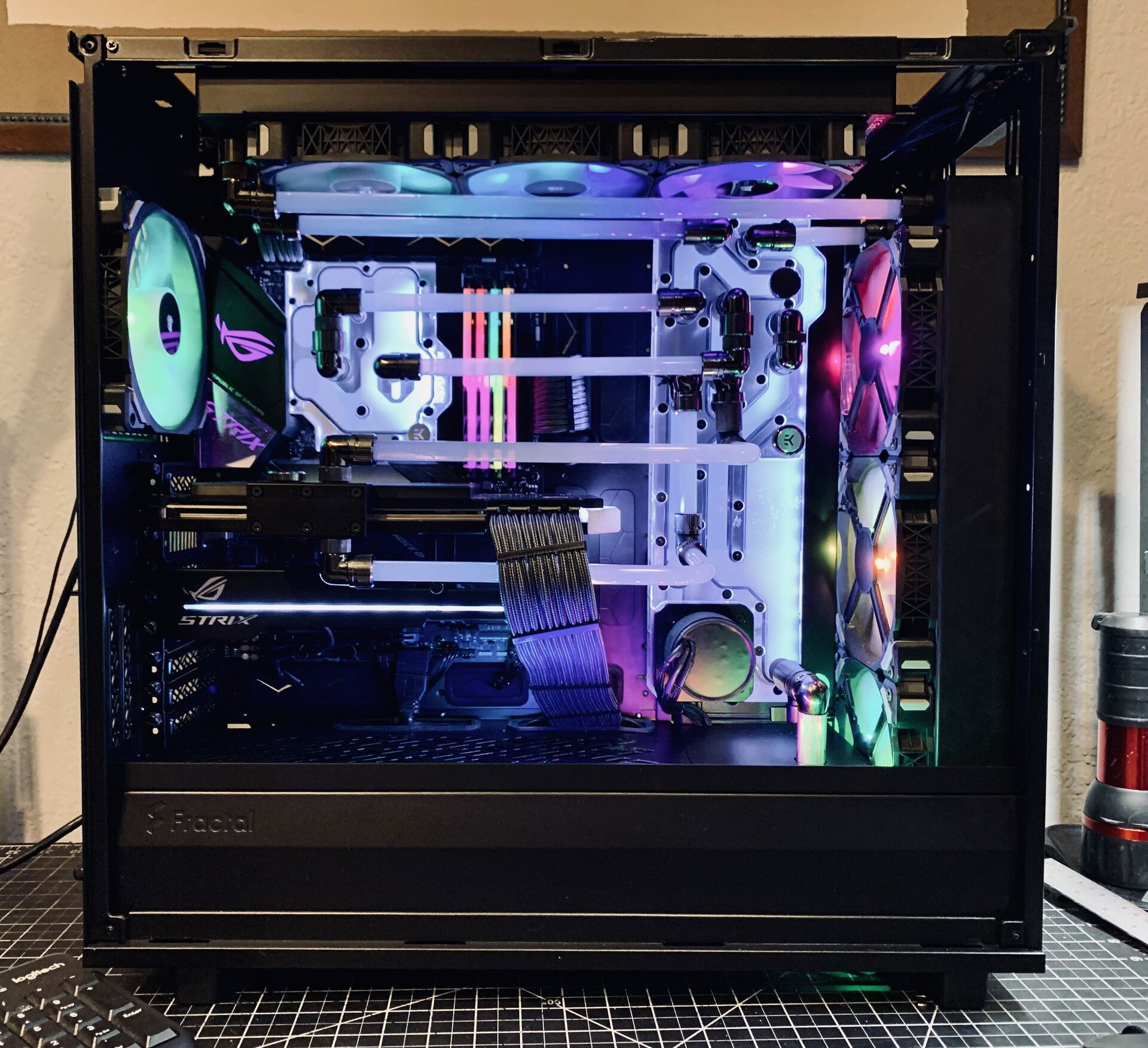Custom loop in a Fractal Design Meshify XL, 5900X/RTX 3090 » builds.gg