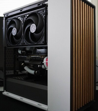 The Scandinavian - A minimalist oak wood PC case » builds.gg
