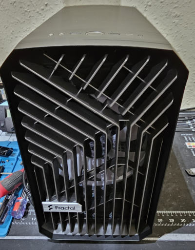 The Scandinavian - A minimalist oak wood PC case » builds.gg