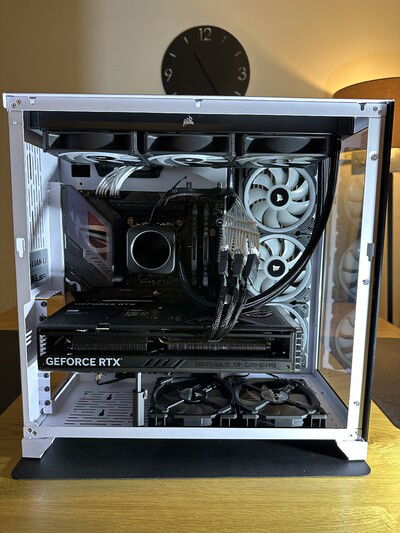 The Scandinavian - A minimalist oak wood PC case » builds.gg