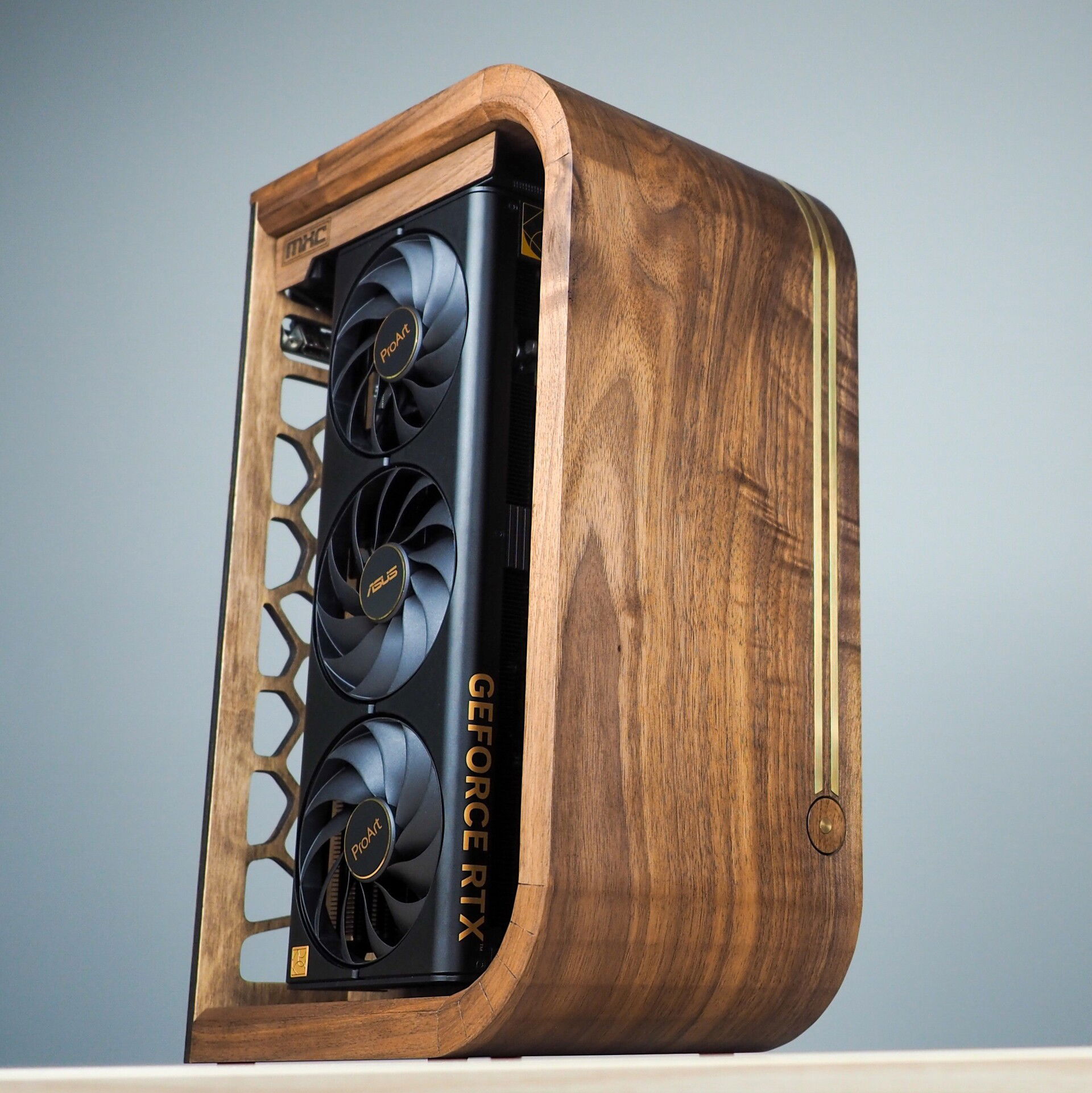 Walnut and Brass PC Case » builds.gg