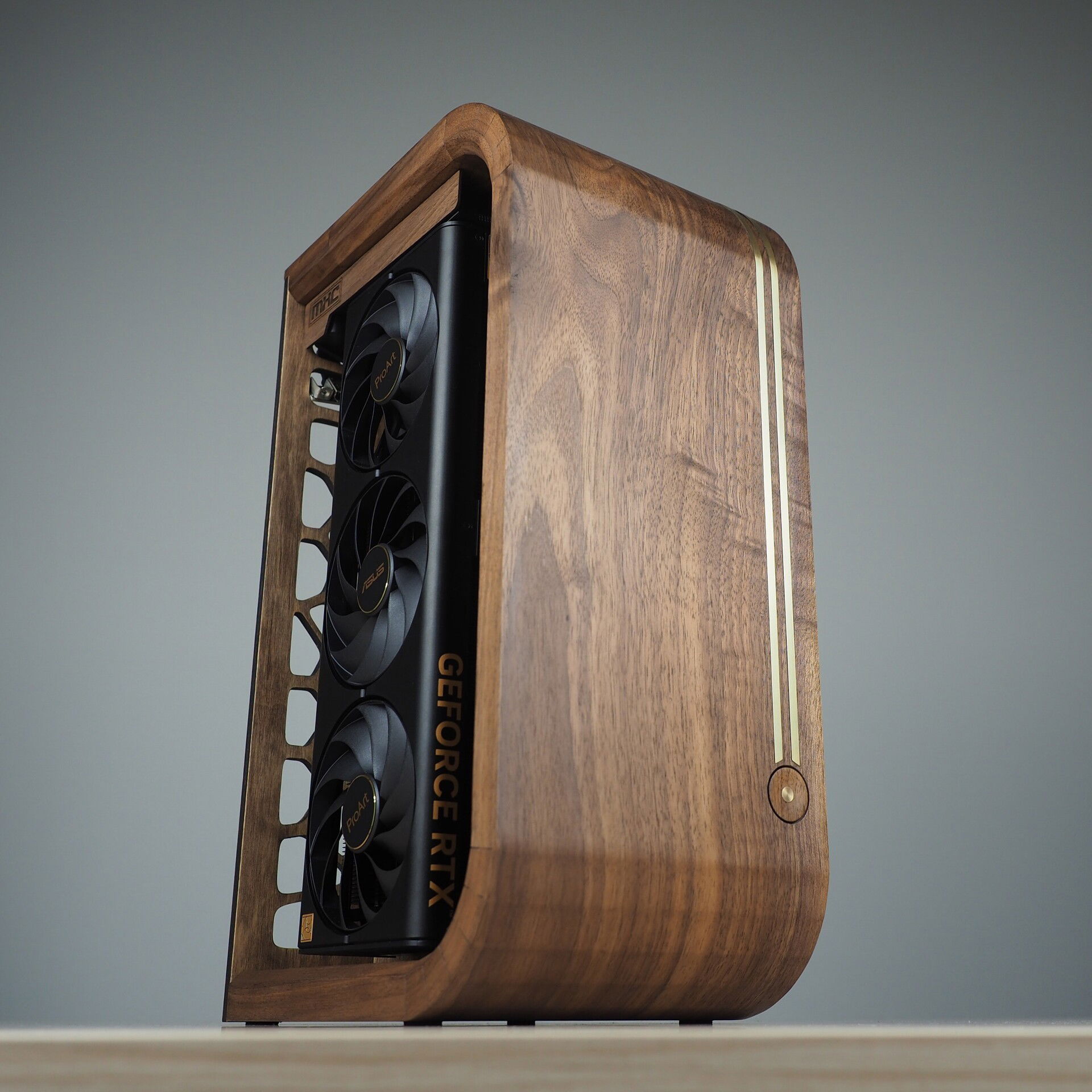 Walnut and Brass PC Case » builds.gg