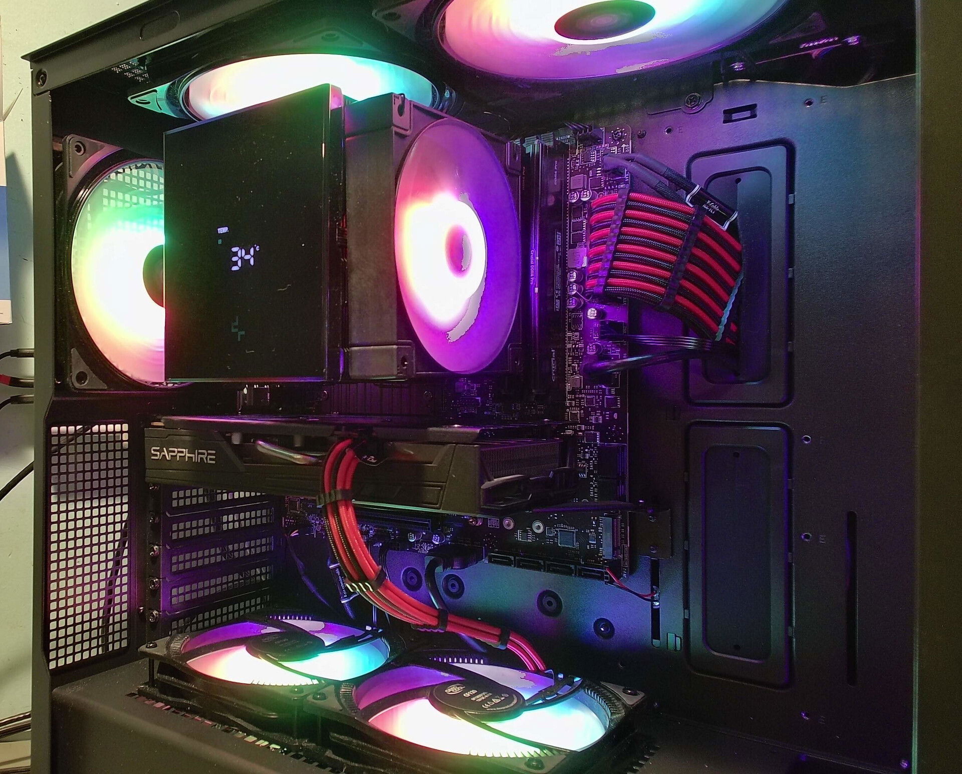 DeepCool CH560 with DeepCool AK620 Digital » builds.gg