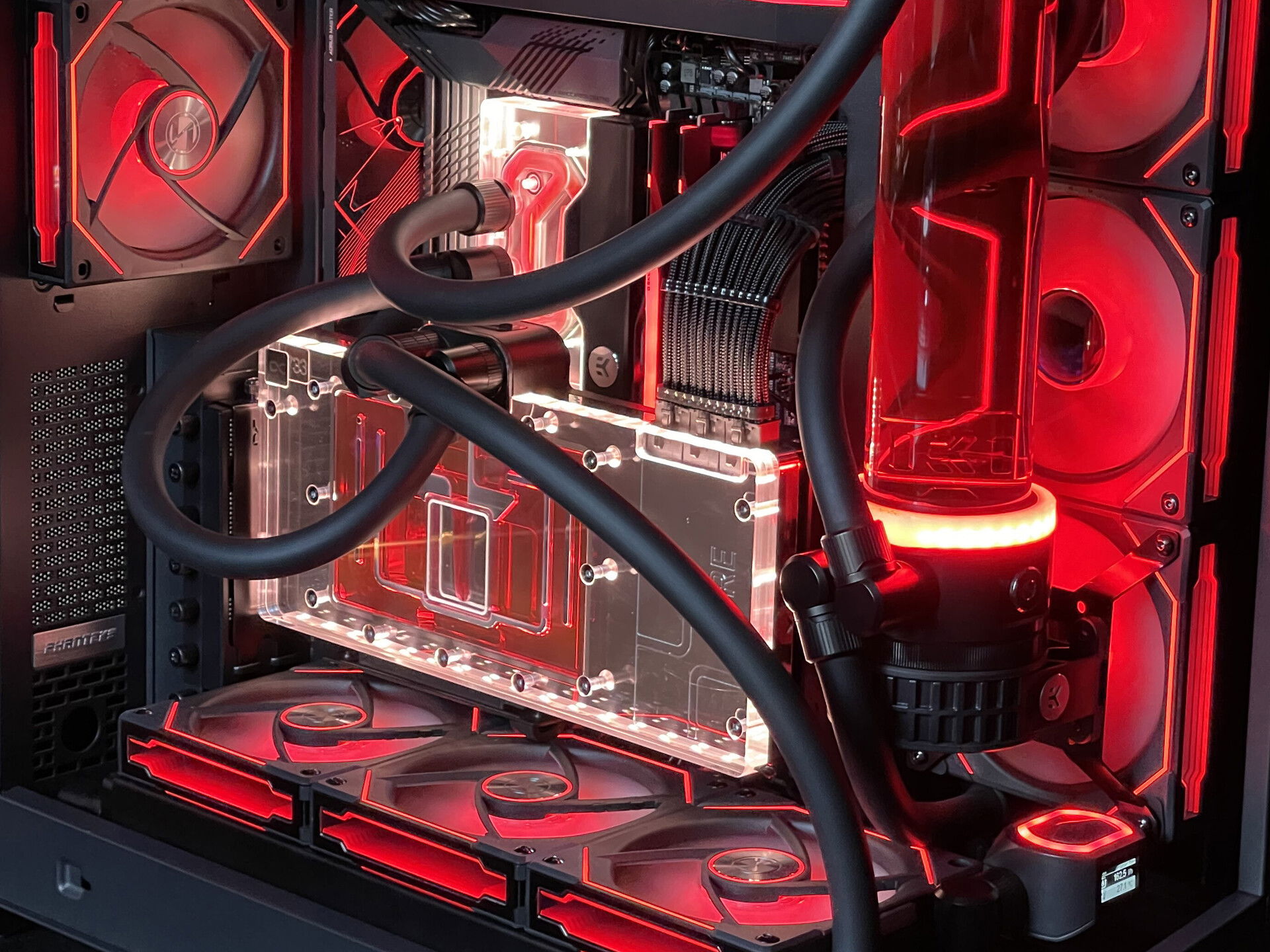 NV7 Black with EK ZMT soft tubes and Red RGB theme » builds.gg