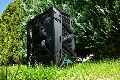 IRON MAN THEME CUSTOM PC » builds.gg