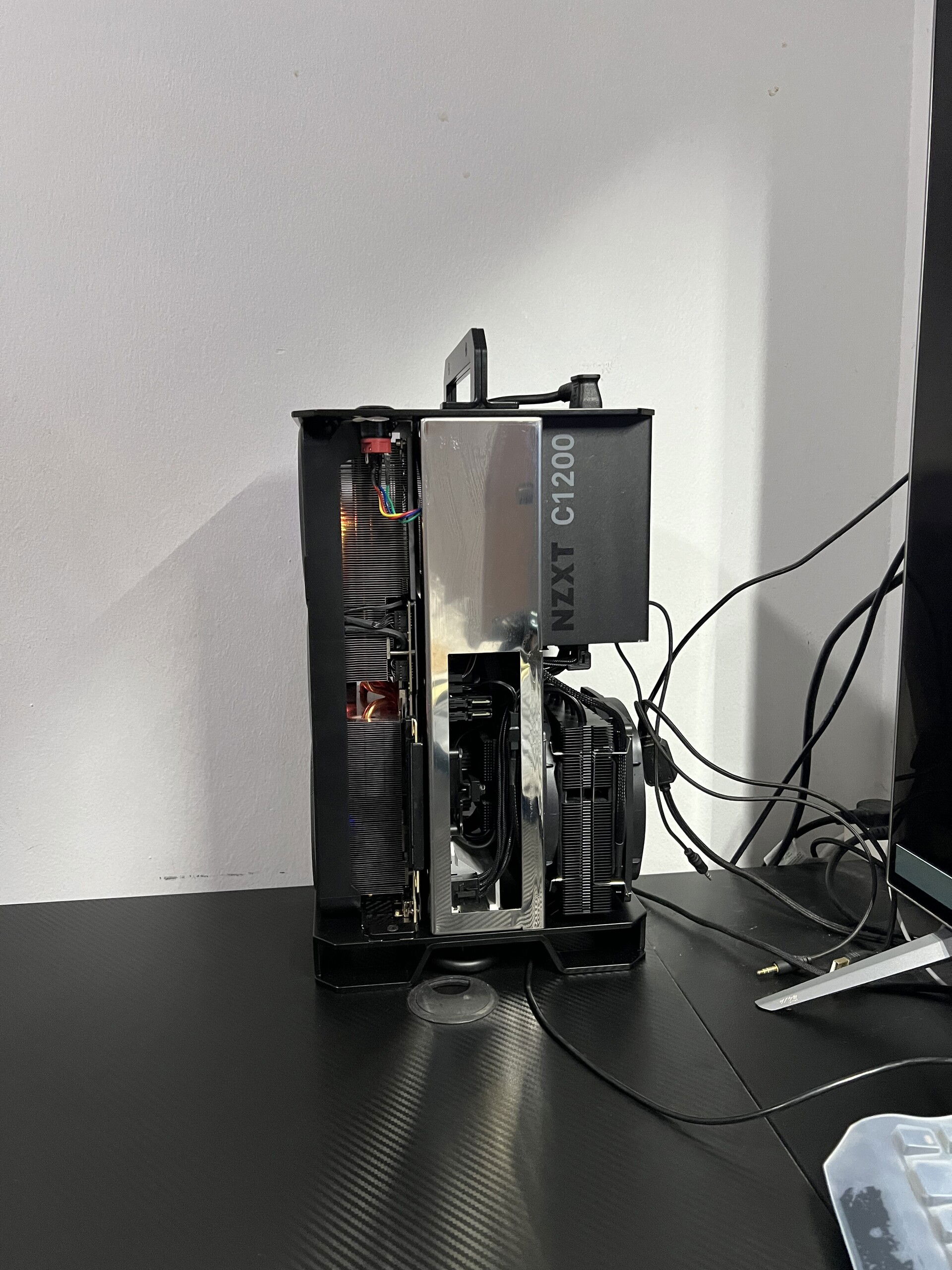 My custom ITX open case » builds.gg