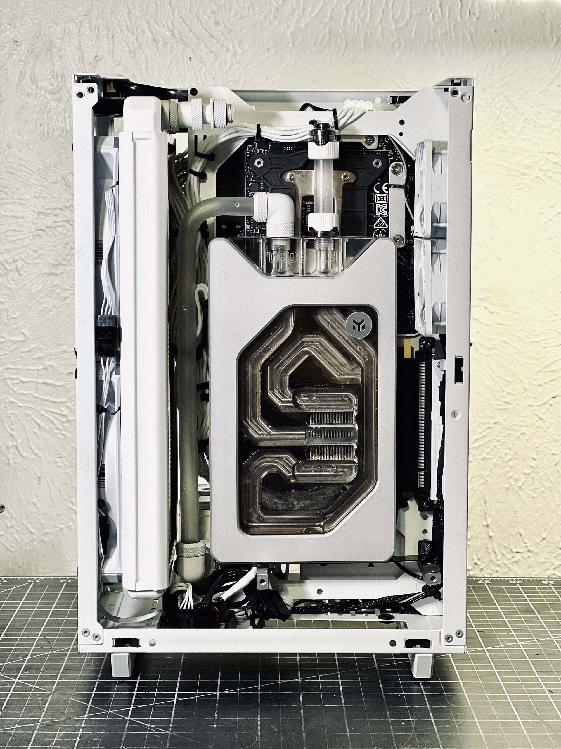 SSUPD Meshlicious with dual 280 rad custom loop - 13700K | MSI Z790I ...