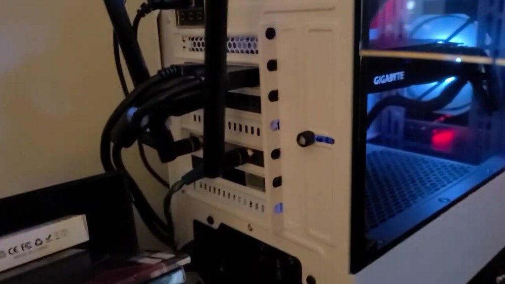 Ryzen 2700x 8c/16t | 16GB | RTX 2070 | 1TB SSD | GAMING DESKTOP » builds.gg