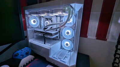 Custom Wall PC » builds.gg