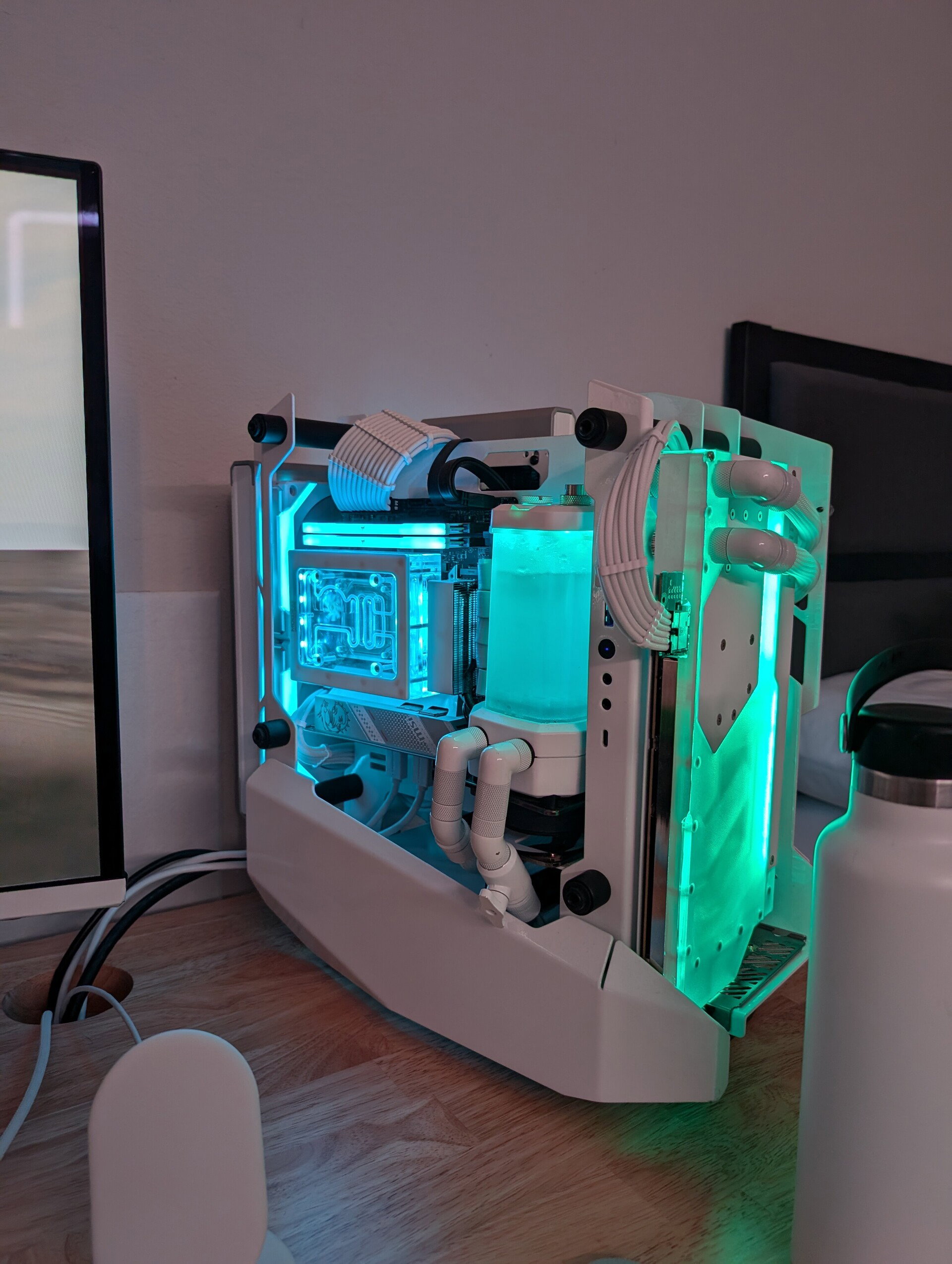 Custom Antec Striker » builds.gg