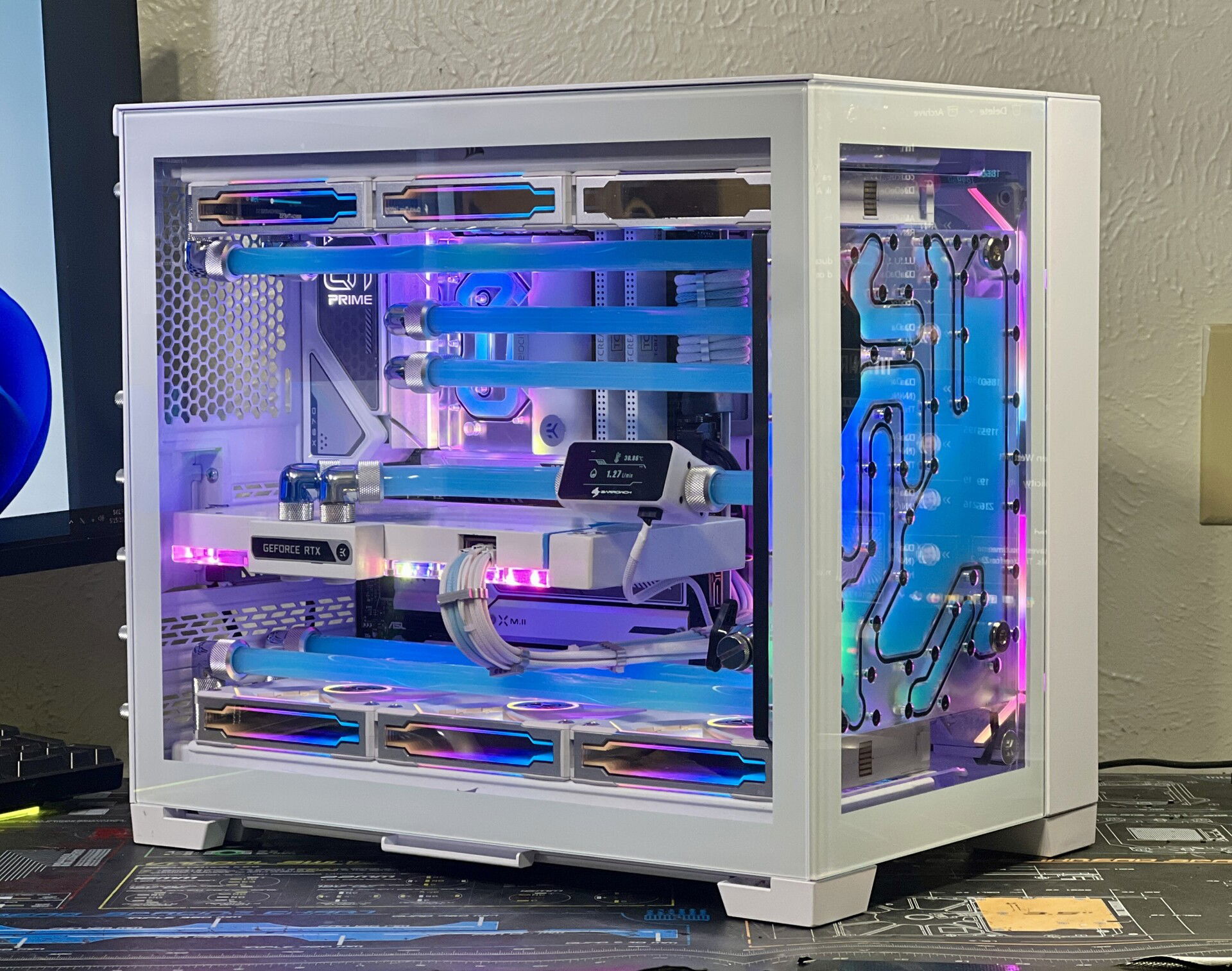 Lian Li O11D Mini with dual 360 rad custom loop » builds.gg