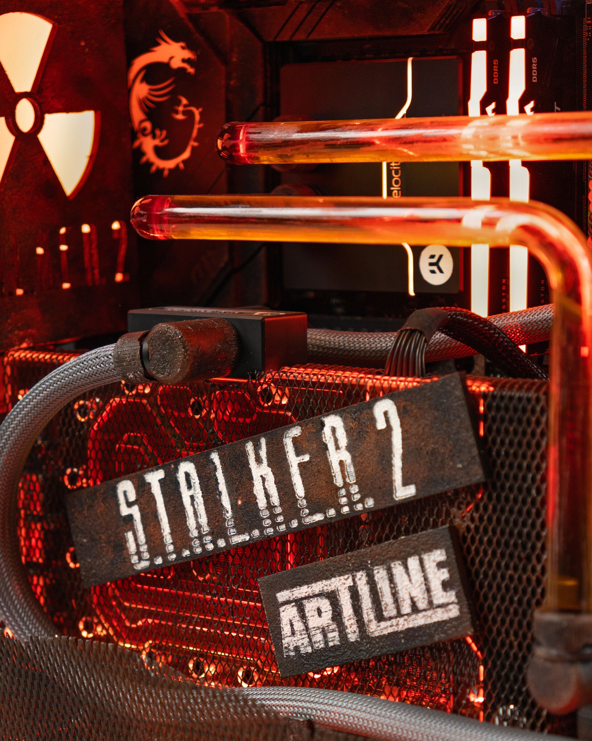 HYTE Y60 Custom STALKER 2 Edition » builds.gg