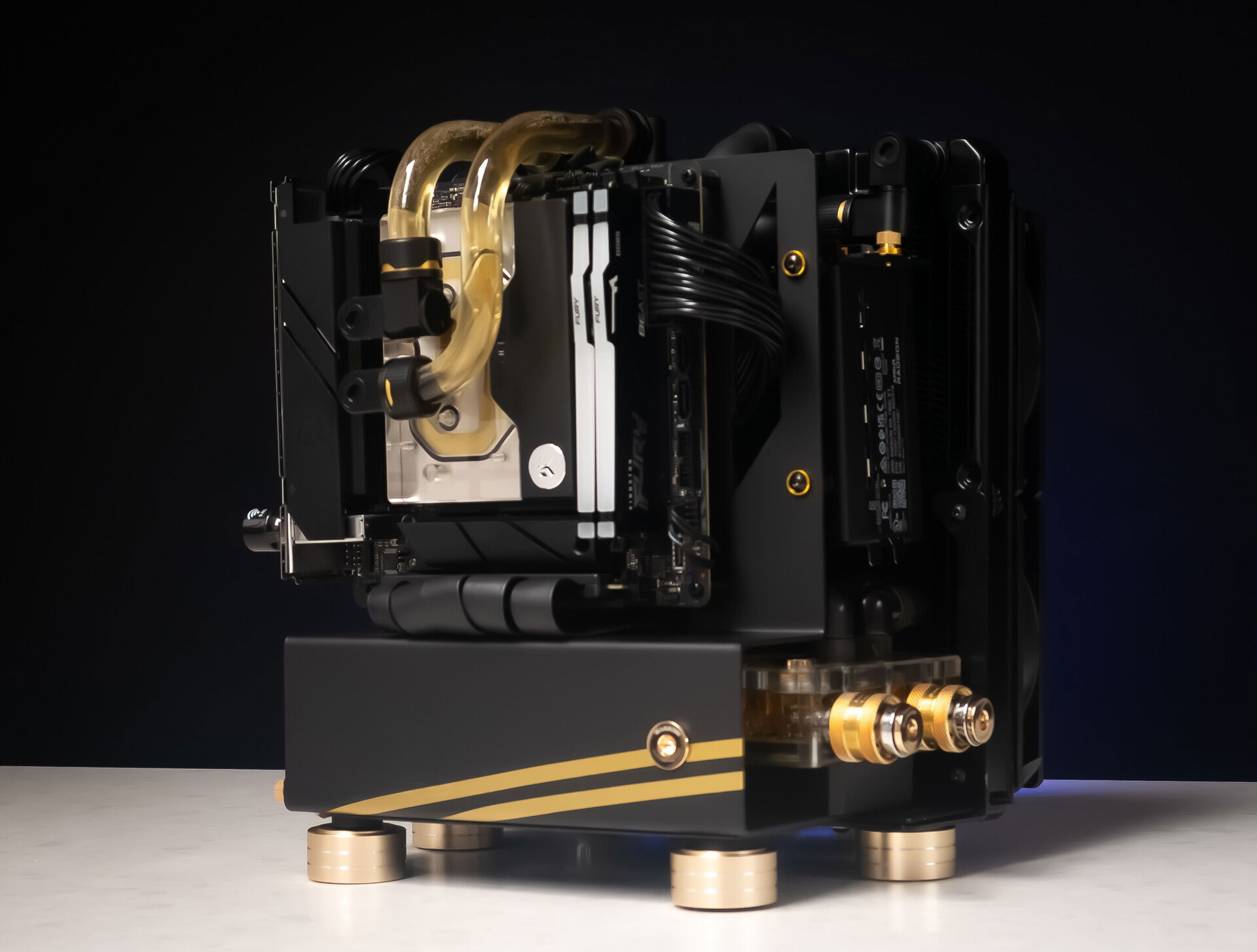 Jörmungandr - Hydra Mini ITX Custom Loop » builds.gg