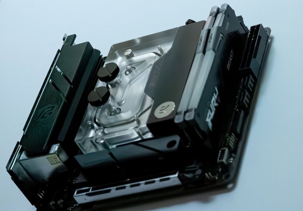 Jörmungandr Hydra Mini Itx Custom Loop Builds Gg