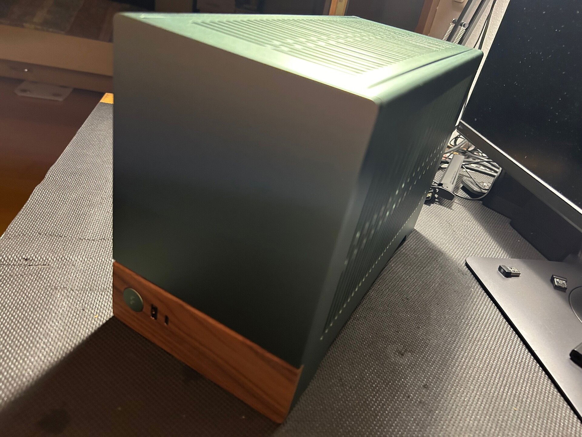 [high end] Fractal Design Terra with 2 case fans » builds.gg