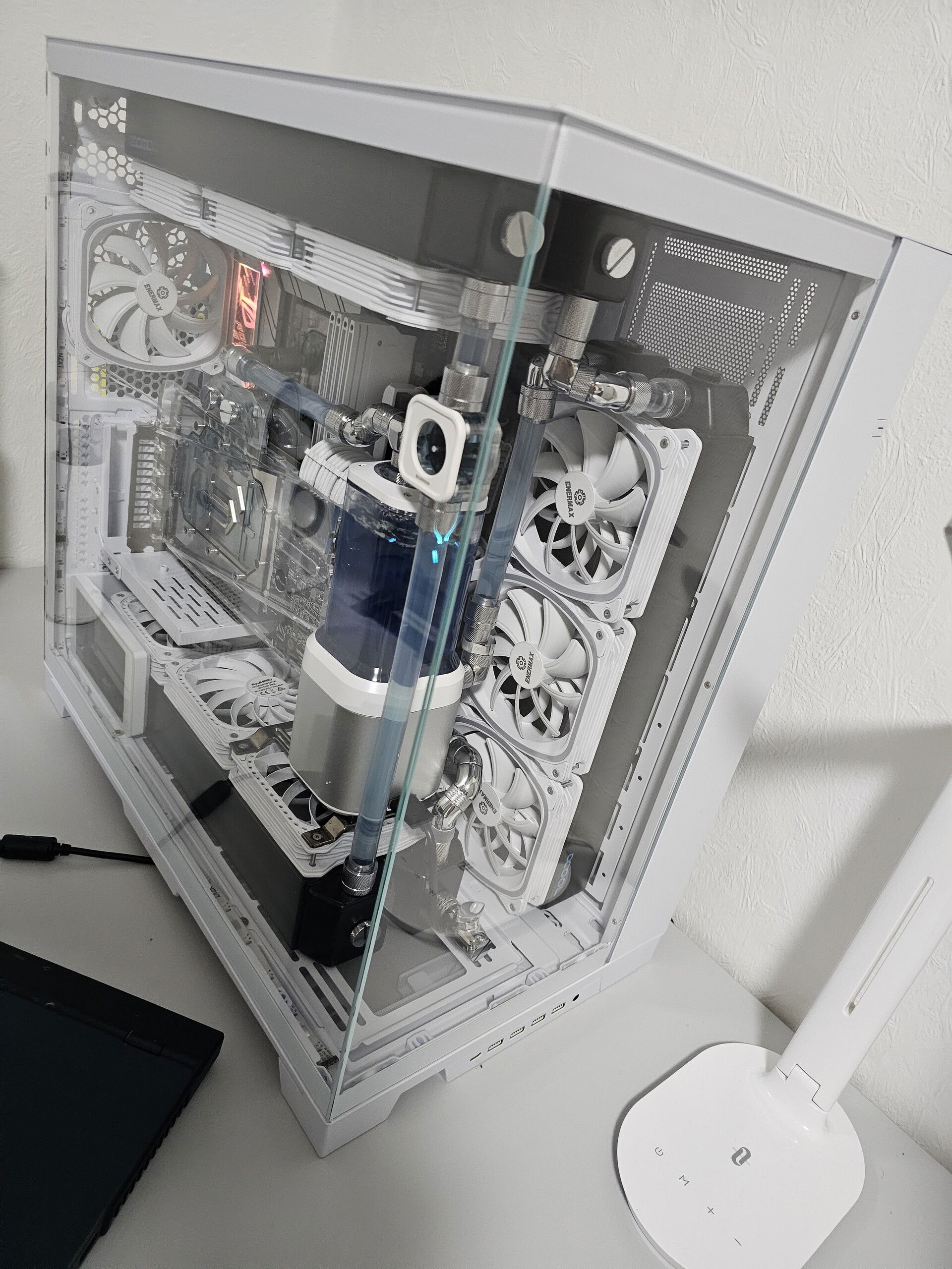 Lian Li EVO XL White Build » builds.gg