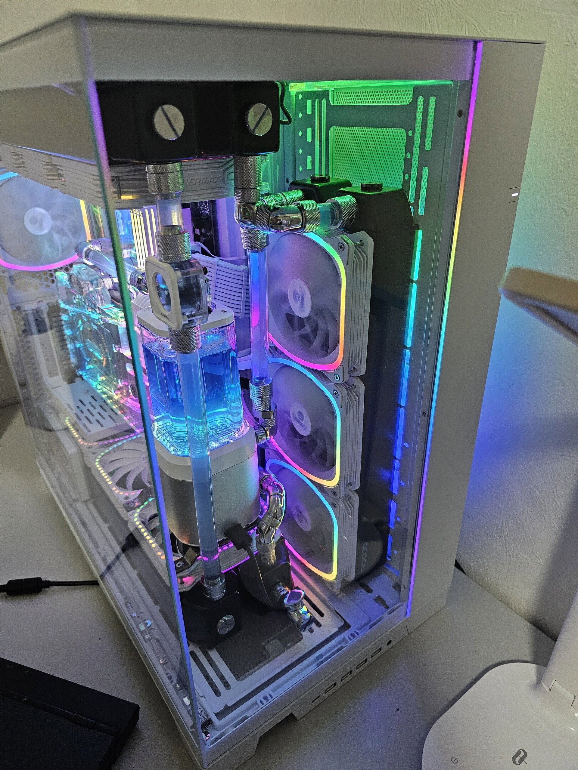 Lian Li EVO XL White Build » builds.gg