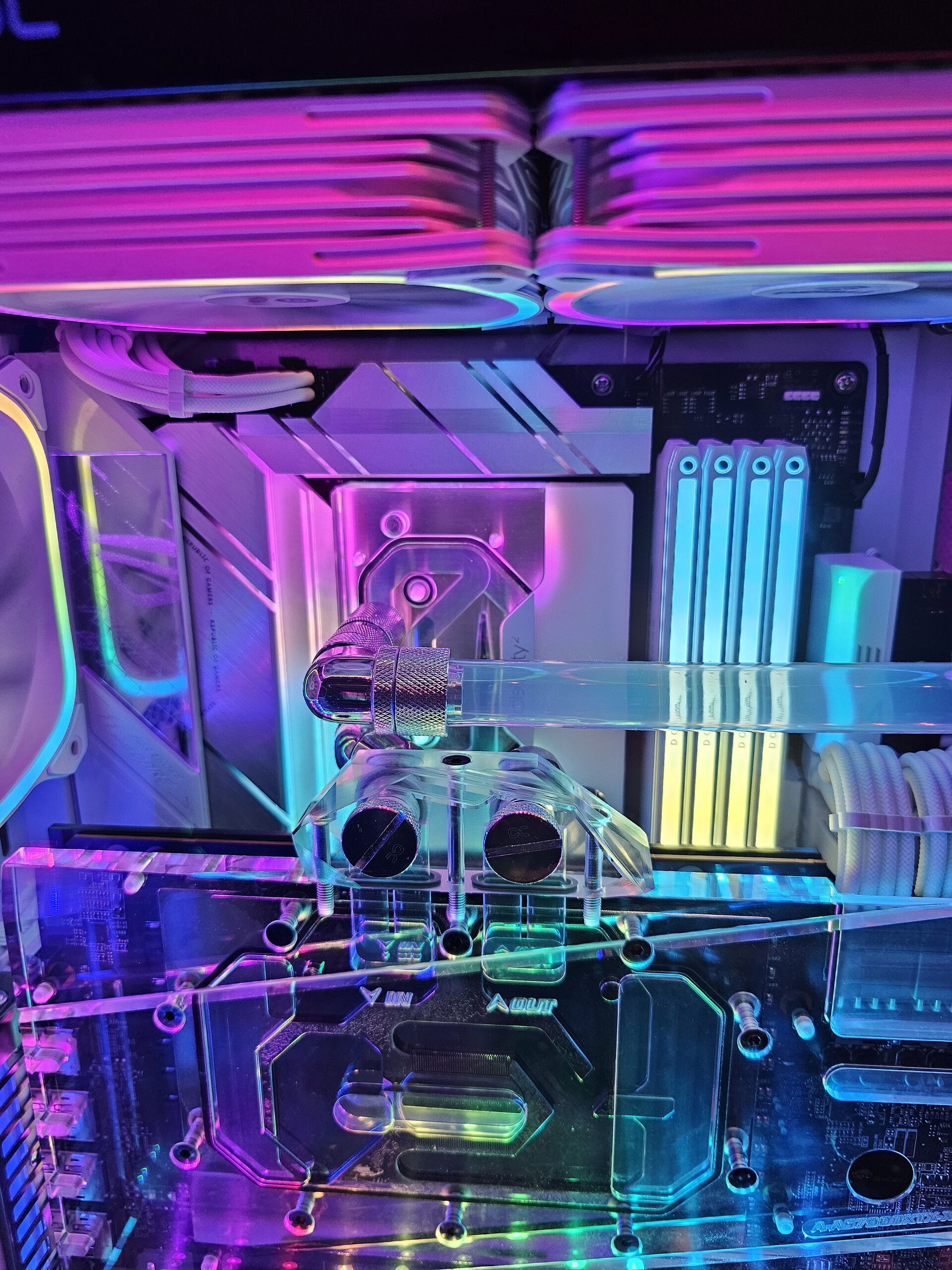 Lian Li EVO XL White Build » builds.gg