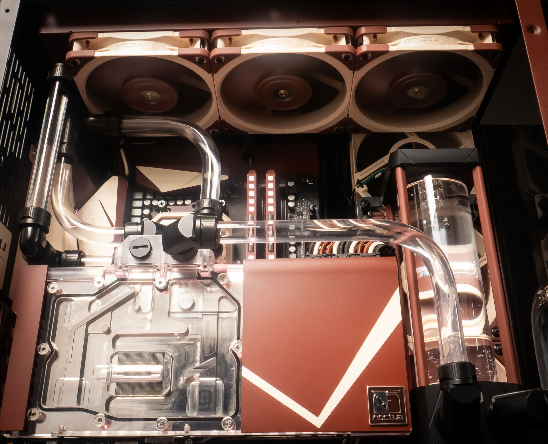 Noctua Custom Loop » builds.gg