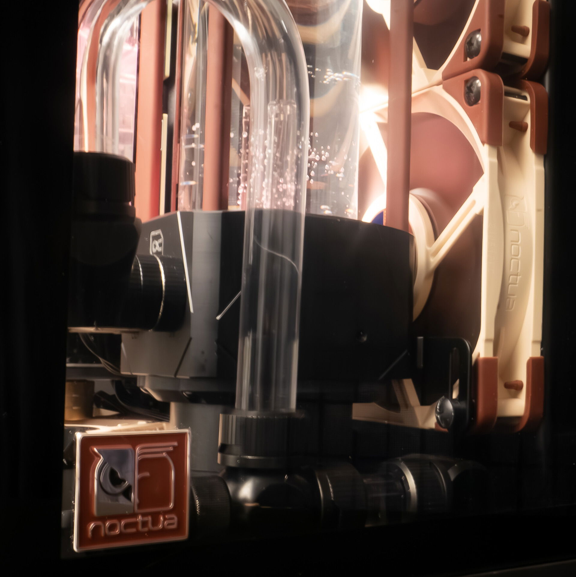 Noctua Custom Loop » builds.gg