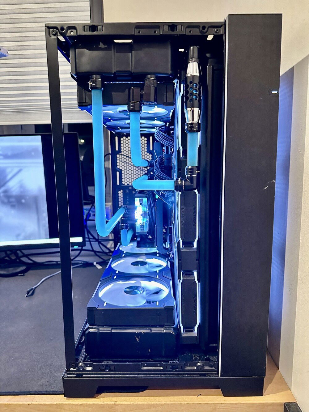 Lian Li O11D Evo XL » builds.gg