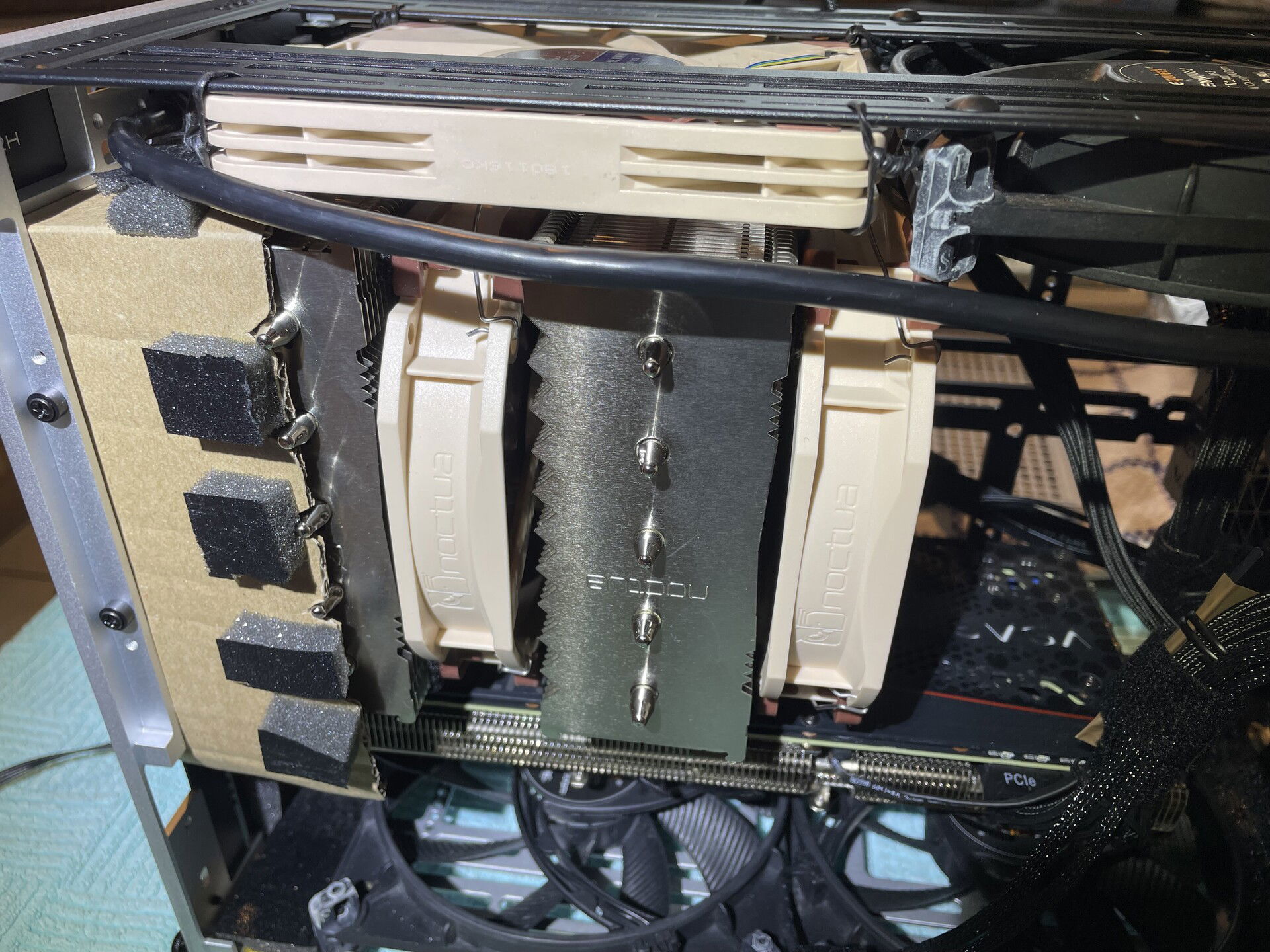 Silver Air-NCase M2 + RTX 5080 » builds.gg