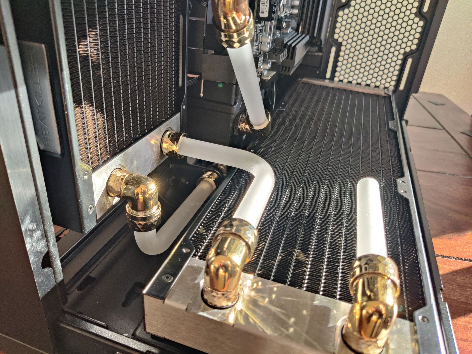 Lian Li O11 Dynamic EVO RGB Black/Gold » builds.gg