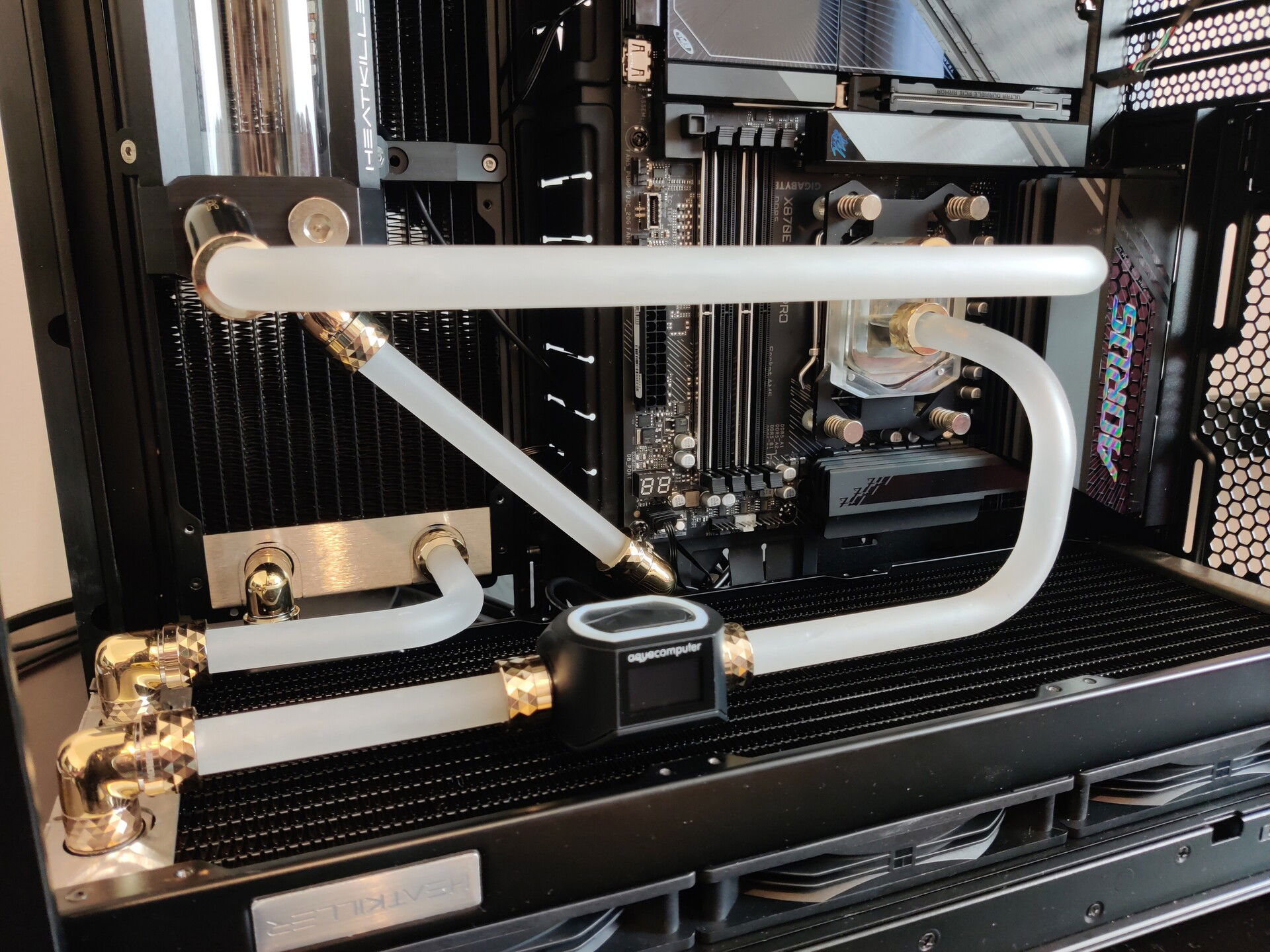 Lian Li O11 Dynamic EVO RGB Black/Gold » builds.gg