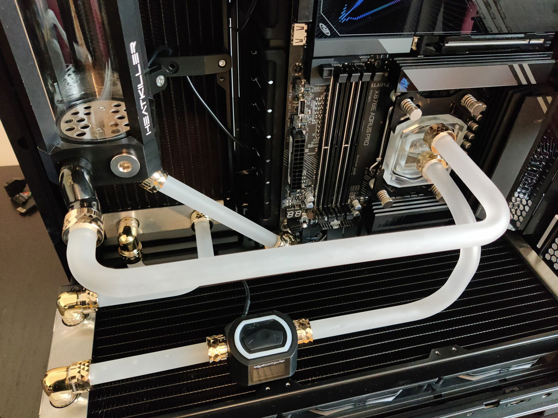 Lian Li O11 Dynamic EVO RGB Black/Gold » builds.gg