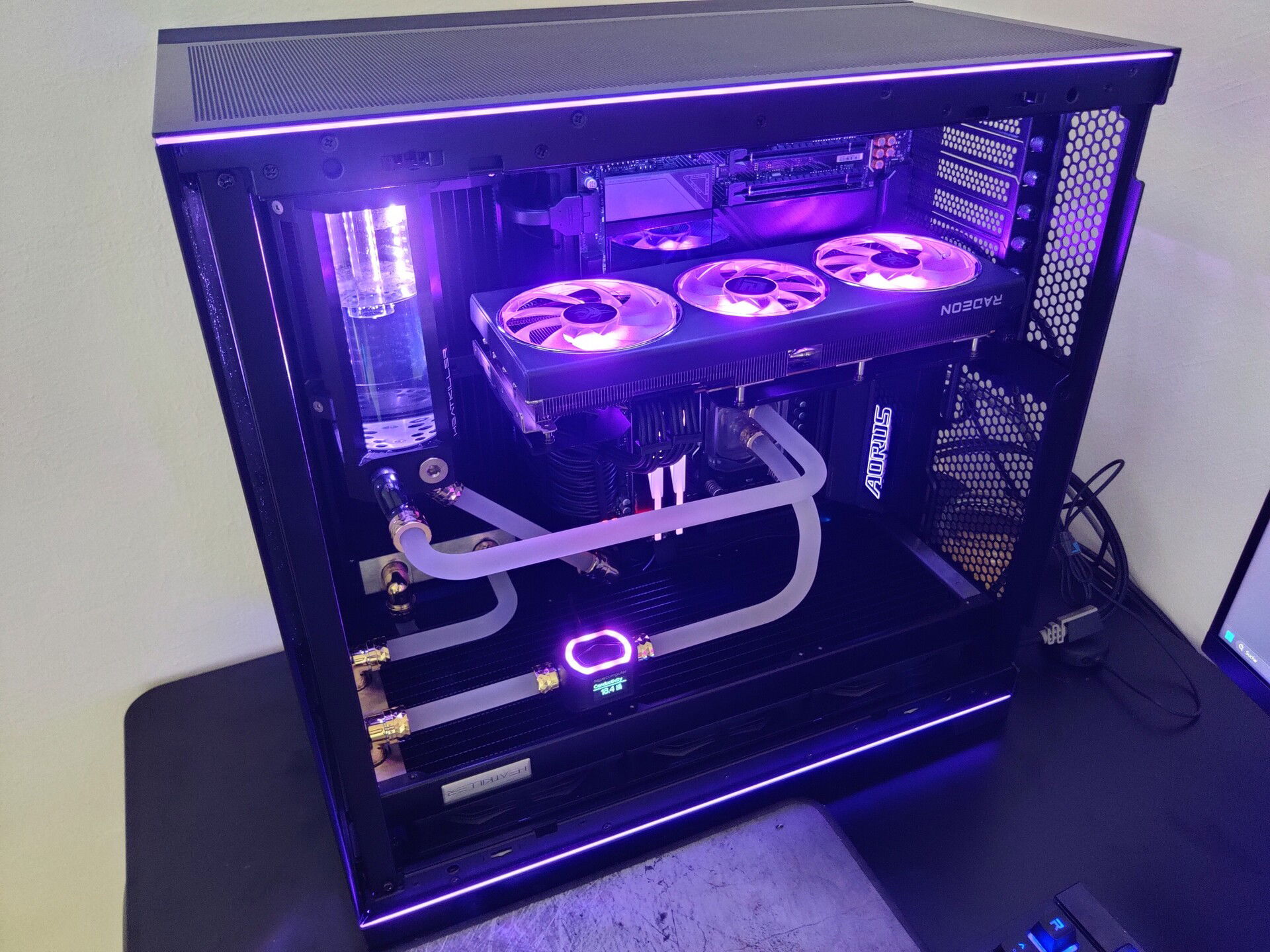 Lian Li O11 Dynamic EVO RGB Black/Gold » builds.gg