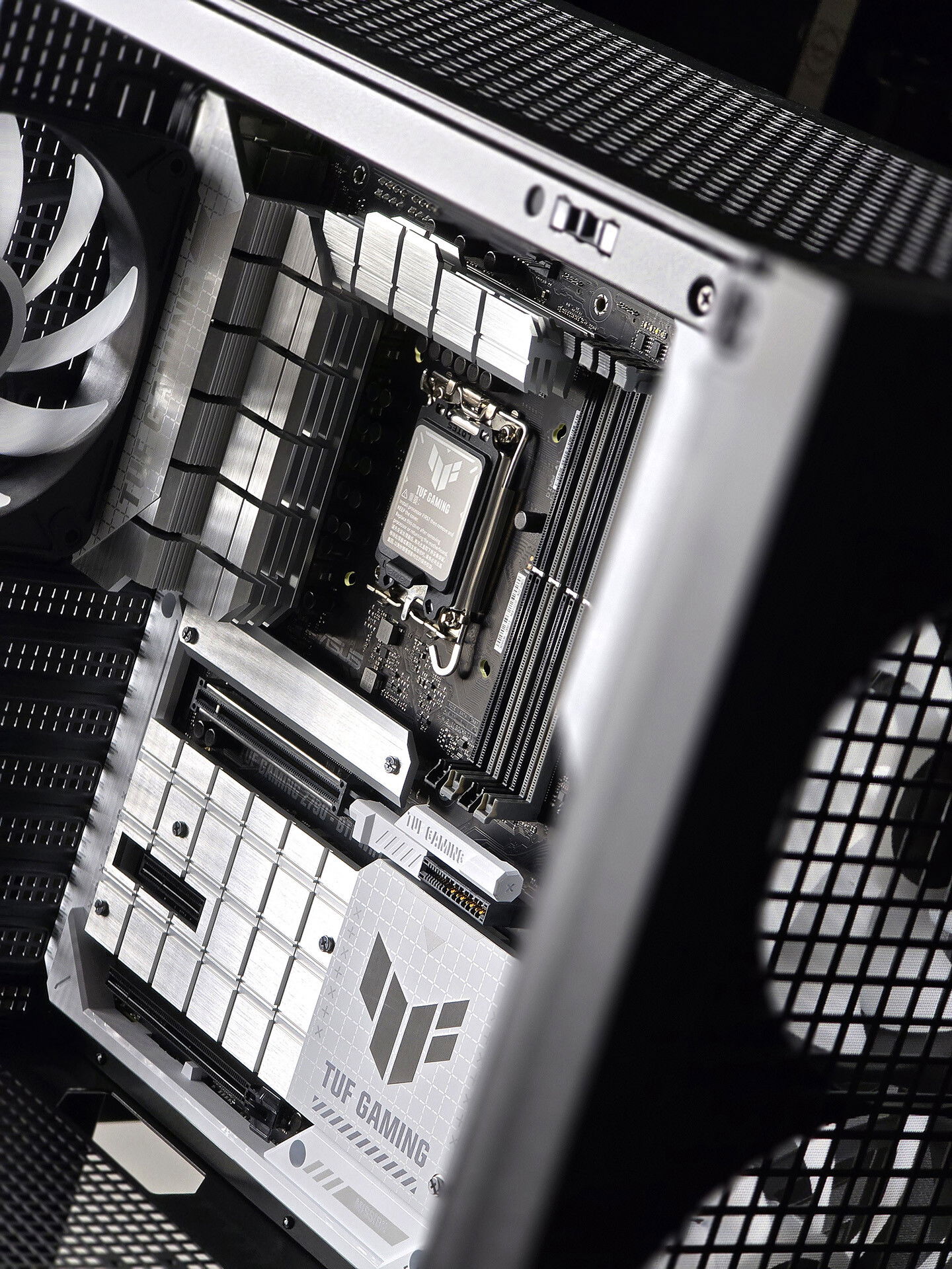 Asus BTF custom build by neSSa » builds.gg