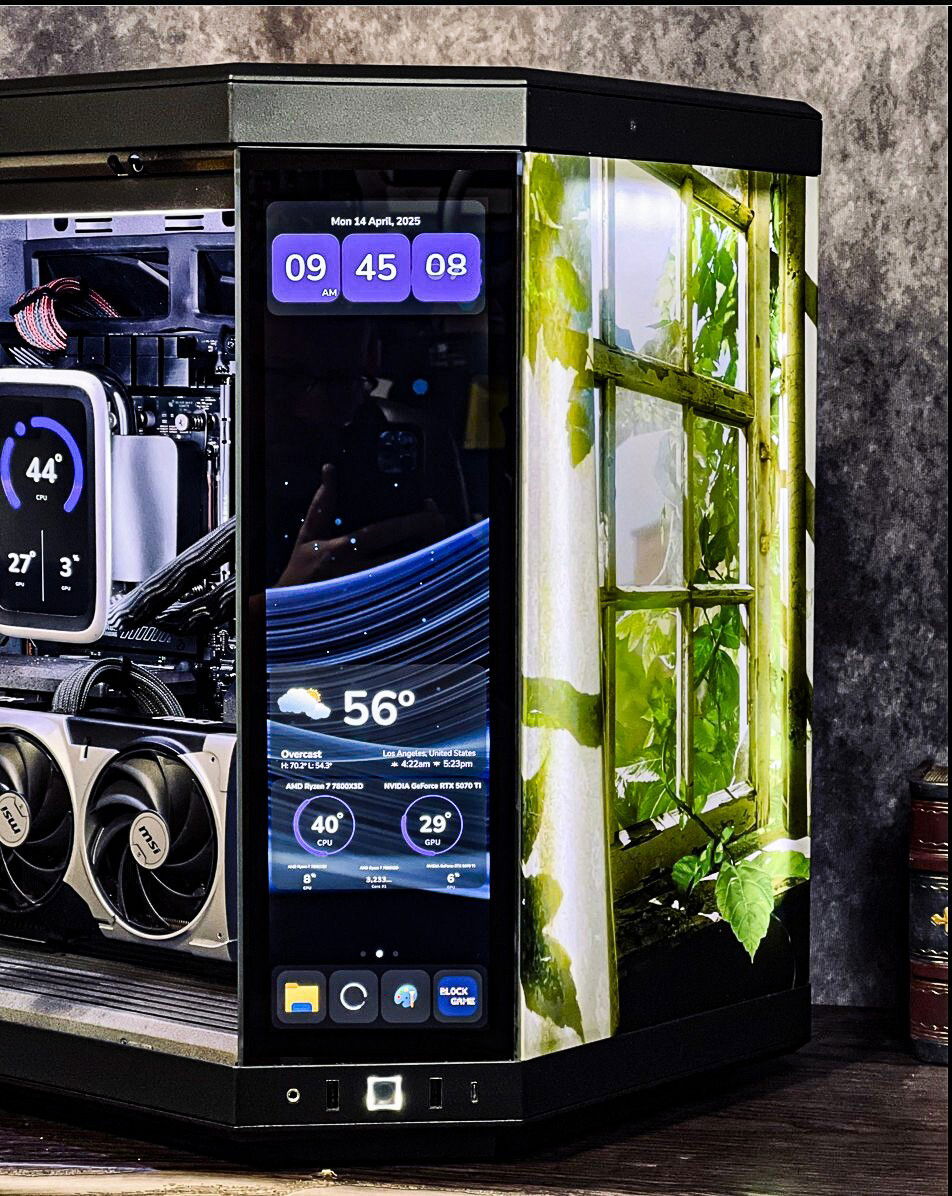 Hyte Y70 Touch with The Last of Us theme » builds.gg