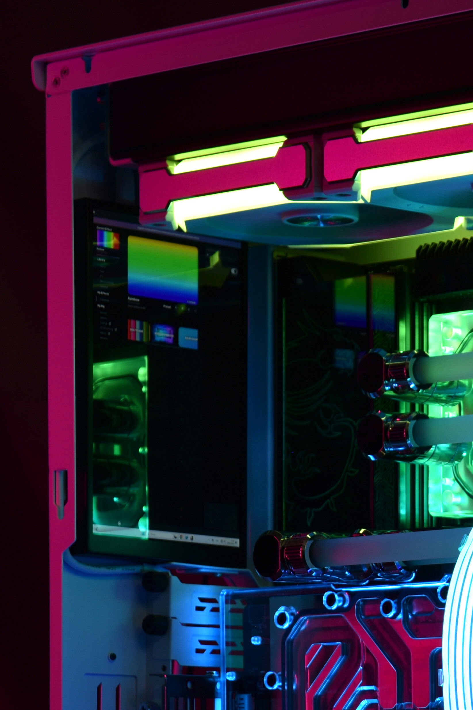 Lian Li custom loop PC: 13900K, RTX4090, awesome RGB (check vid ...