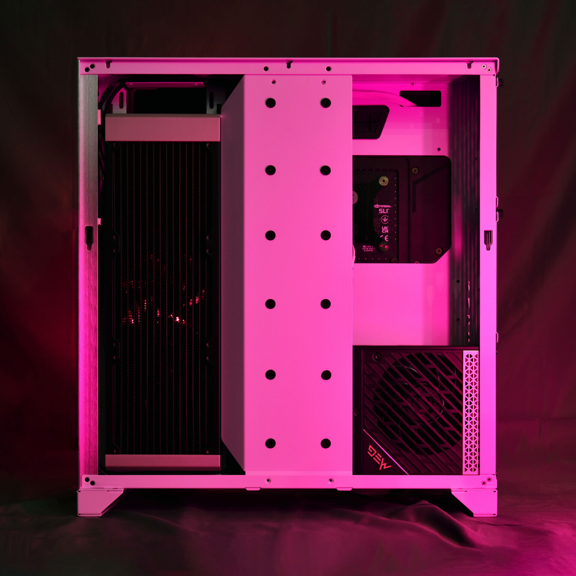 Lian Li custom loop PC: 13900K, RTX4090, awesome RGB (check vid ...