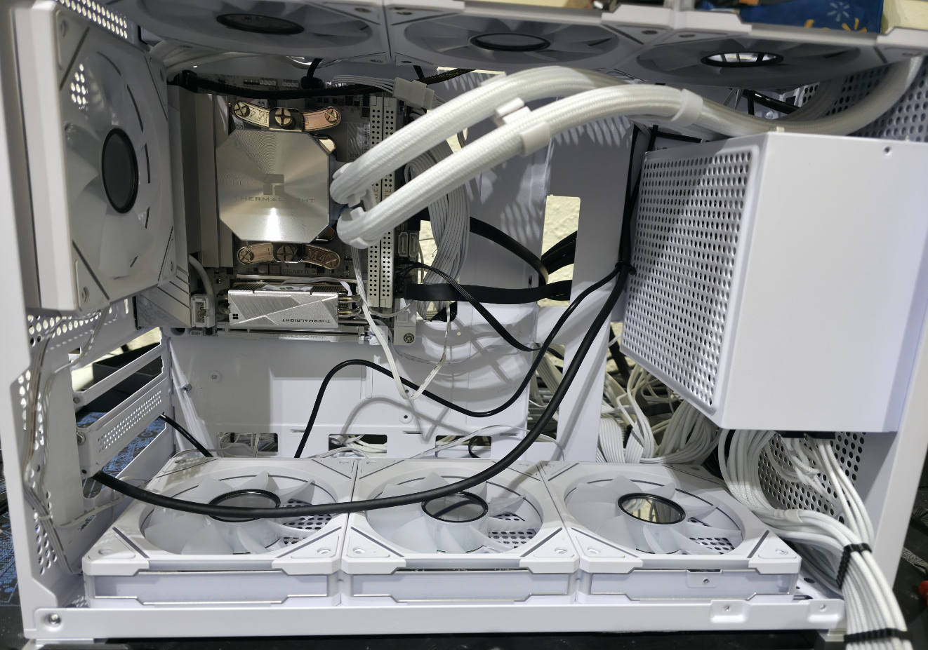 Frosted Fenrir » builds.gg