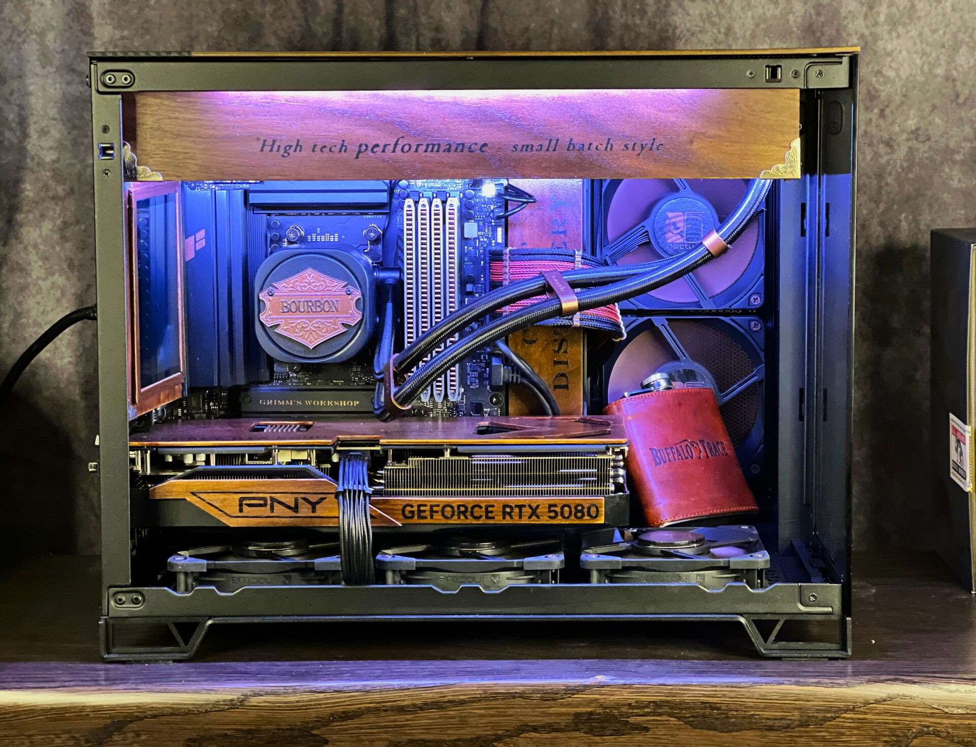 Whiskey lounge-themed build in the Corsair 2500X » builds.gg