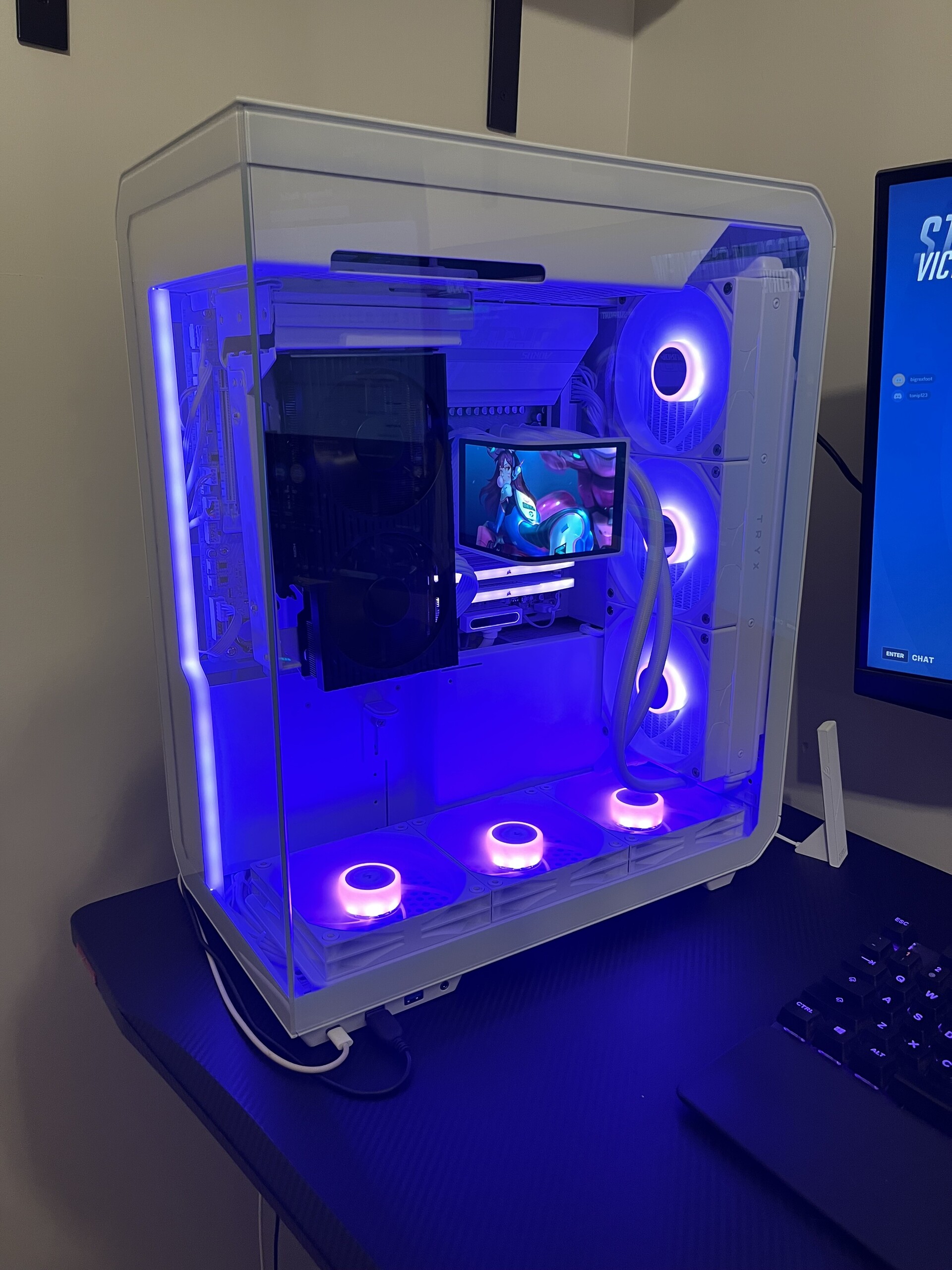 White SSUPD Xhuttle Build » builds.gg
