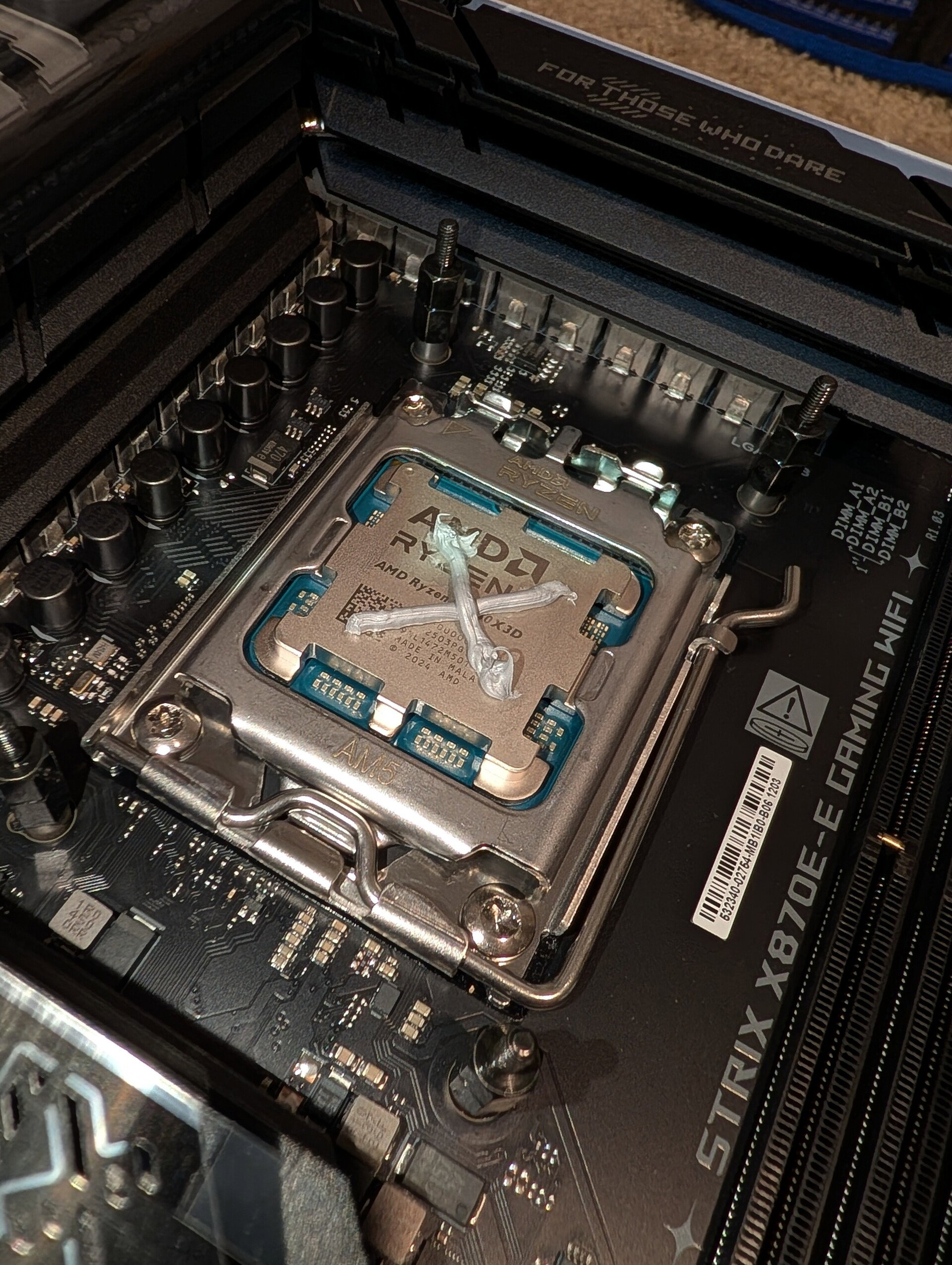 O11 Mini V2 / White & Black / Vertical GPU » builds.gg