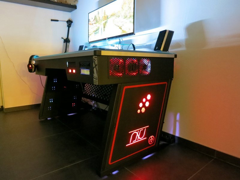 Cross Desk Gold » builds.gg