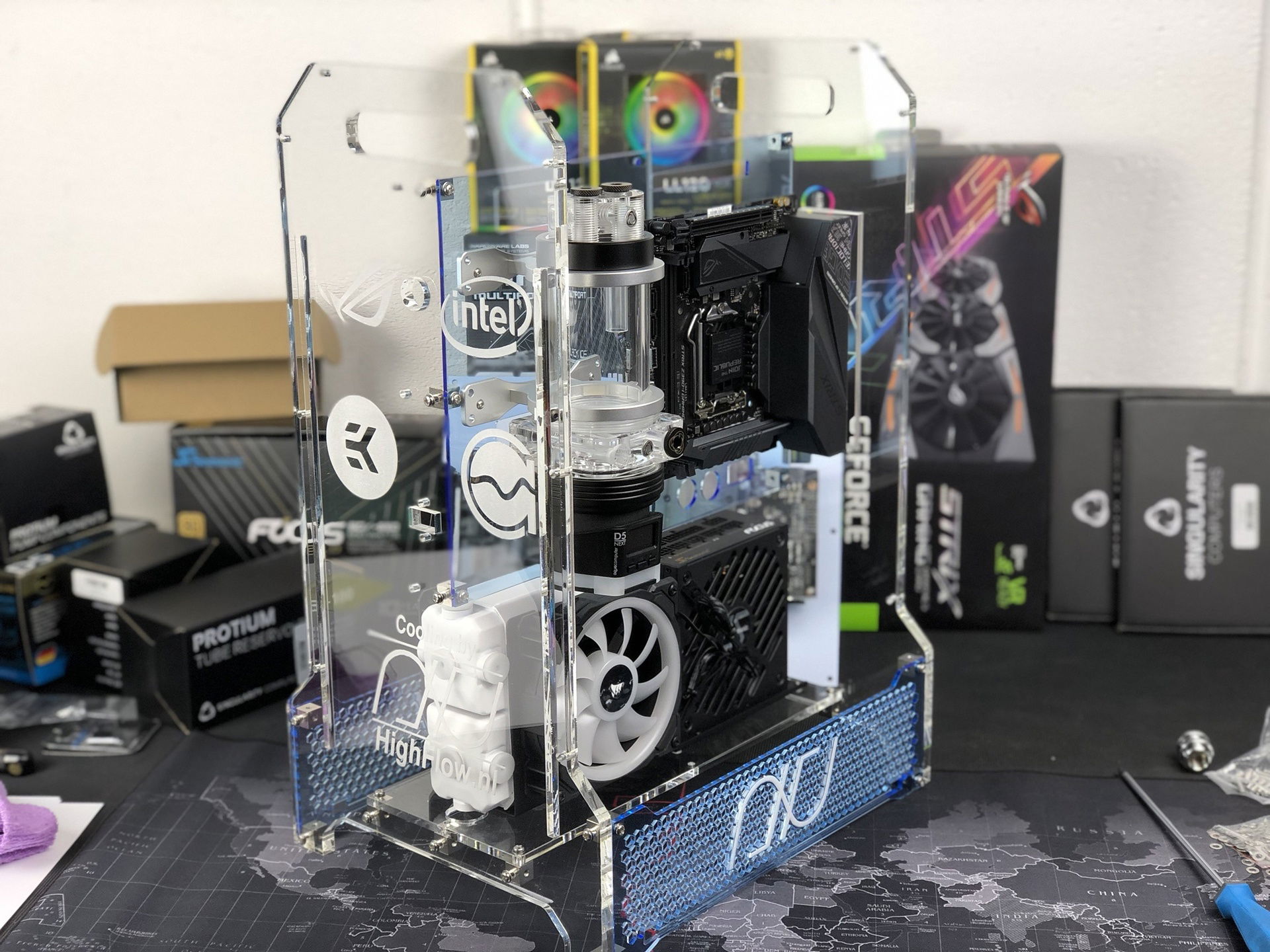 Portable mini ITX system from Acrylic » builds.gg