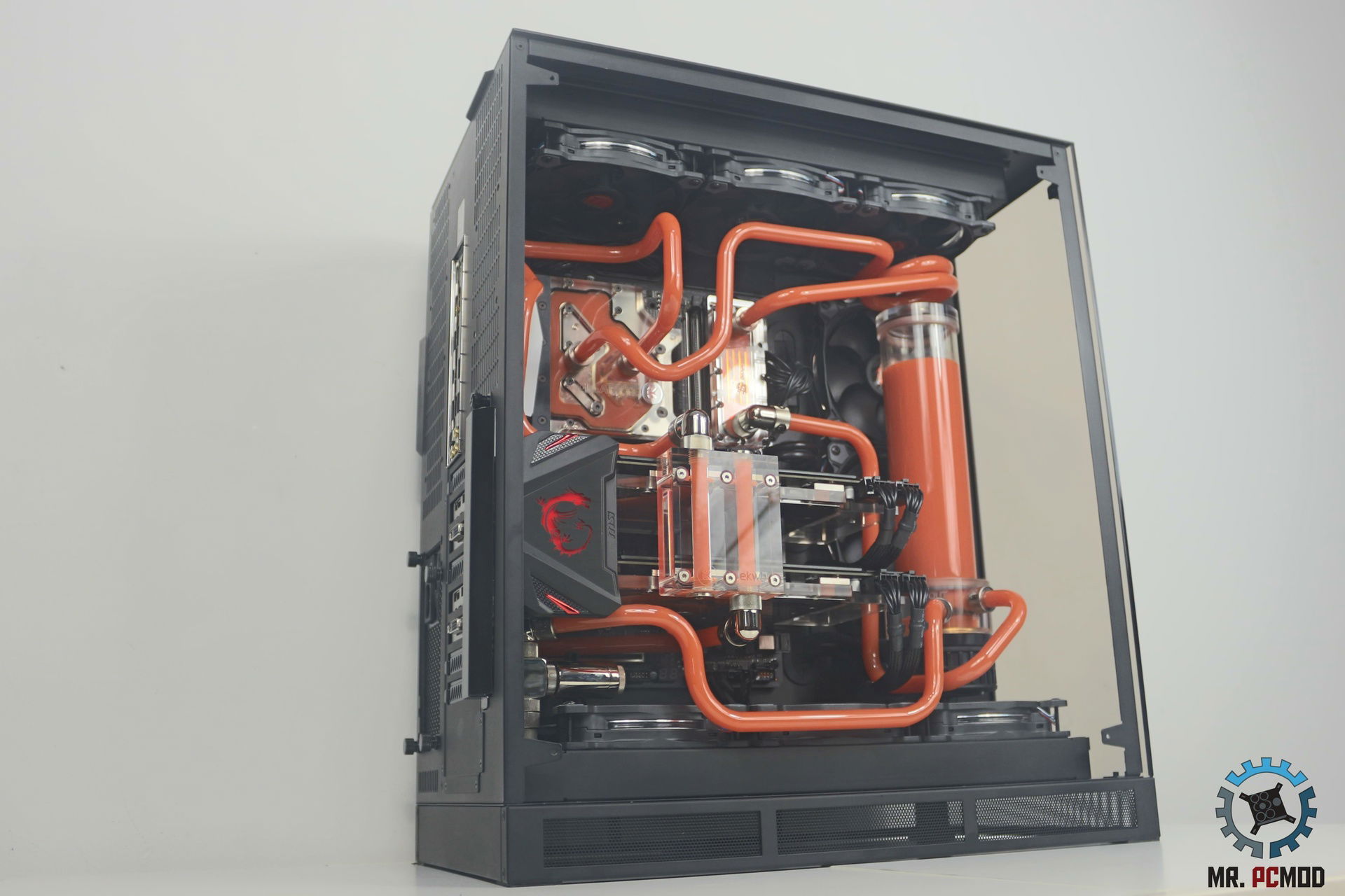 WATERCOOLED LIAN LI – March 2018 » builds.gg