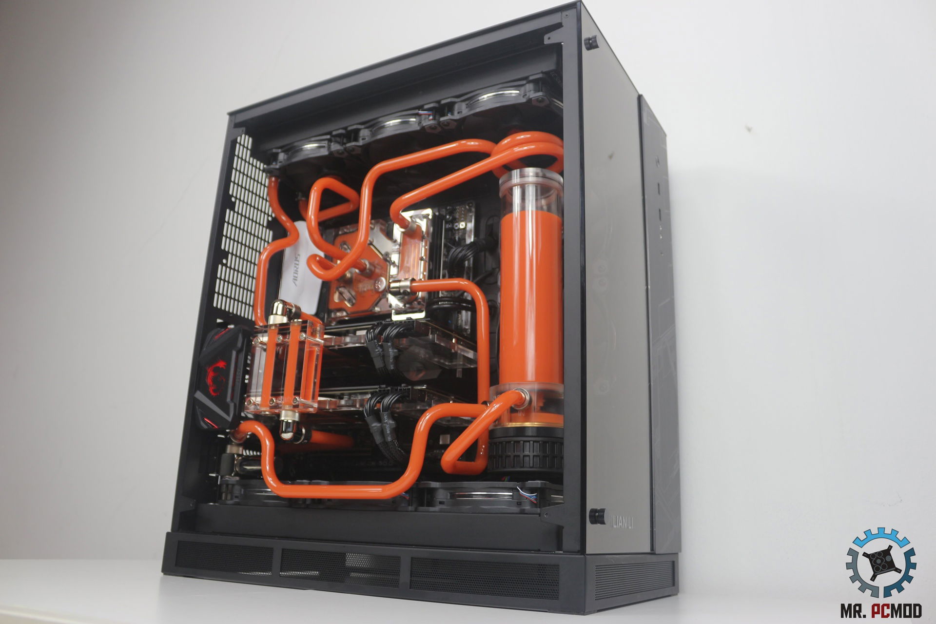 WATERCOOLED LIAN LI – March 2018 » builds.gg